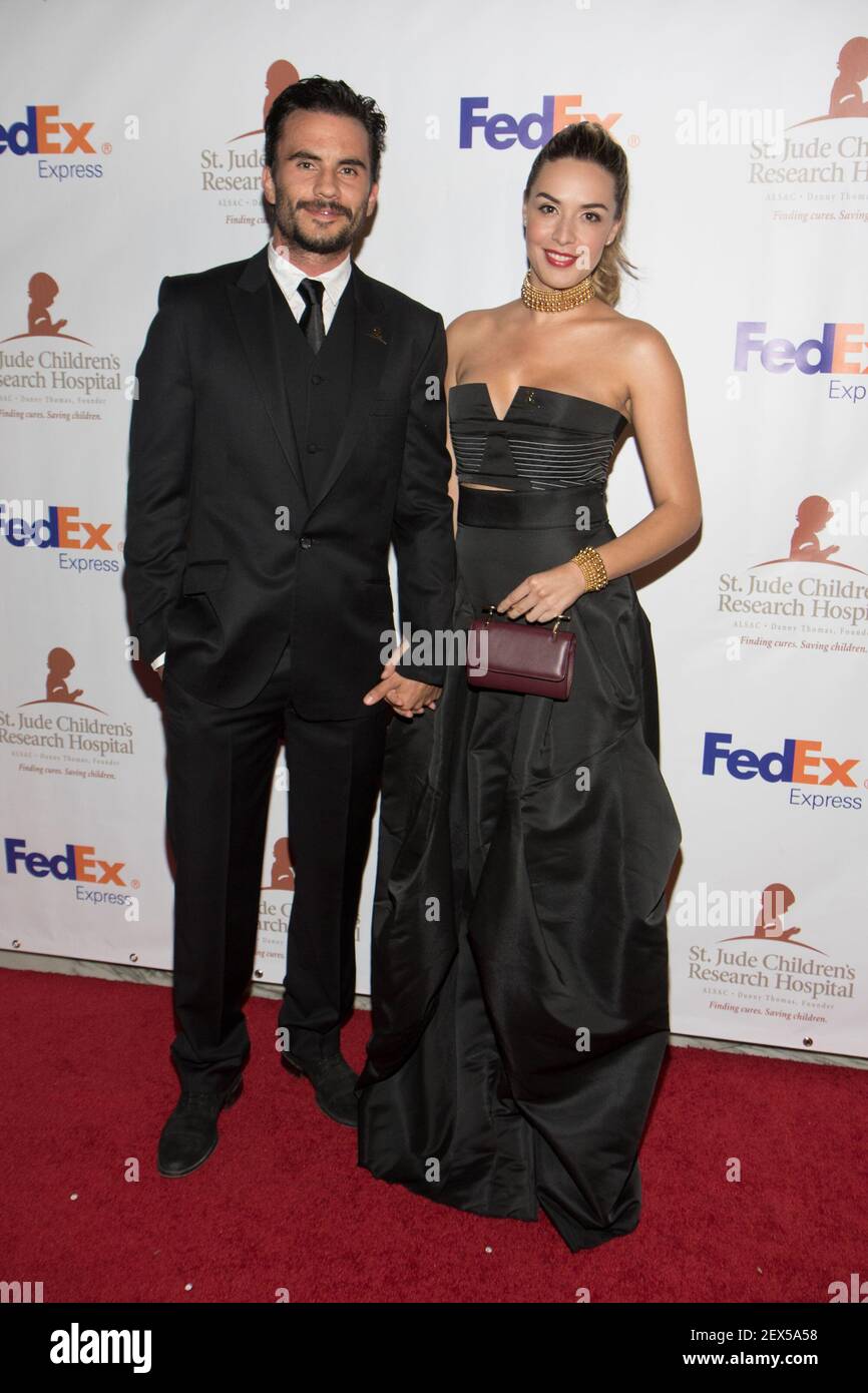 MIAMI, FLORIDA - MAY 16: Juan Pablo Raba and Monica Fonseca are seen during the red carpet at ...