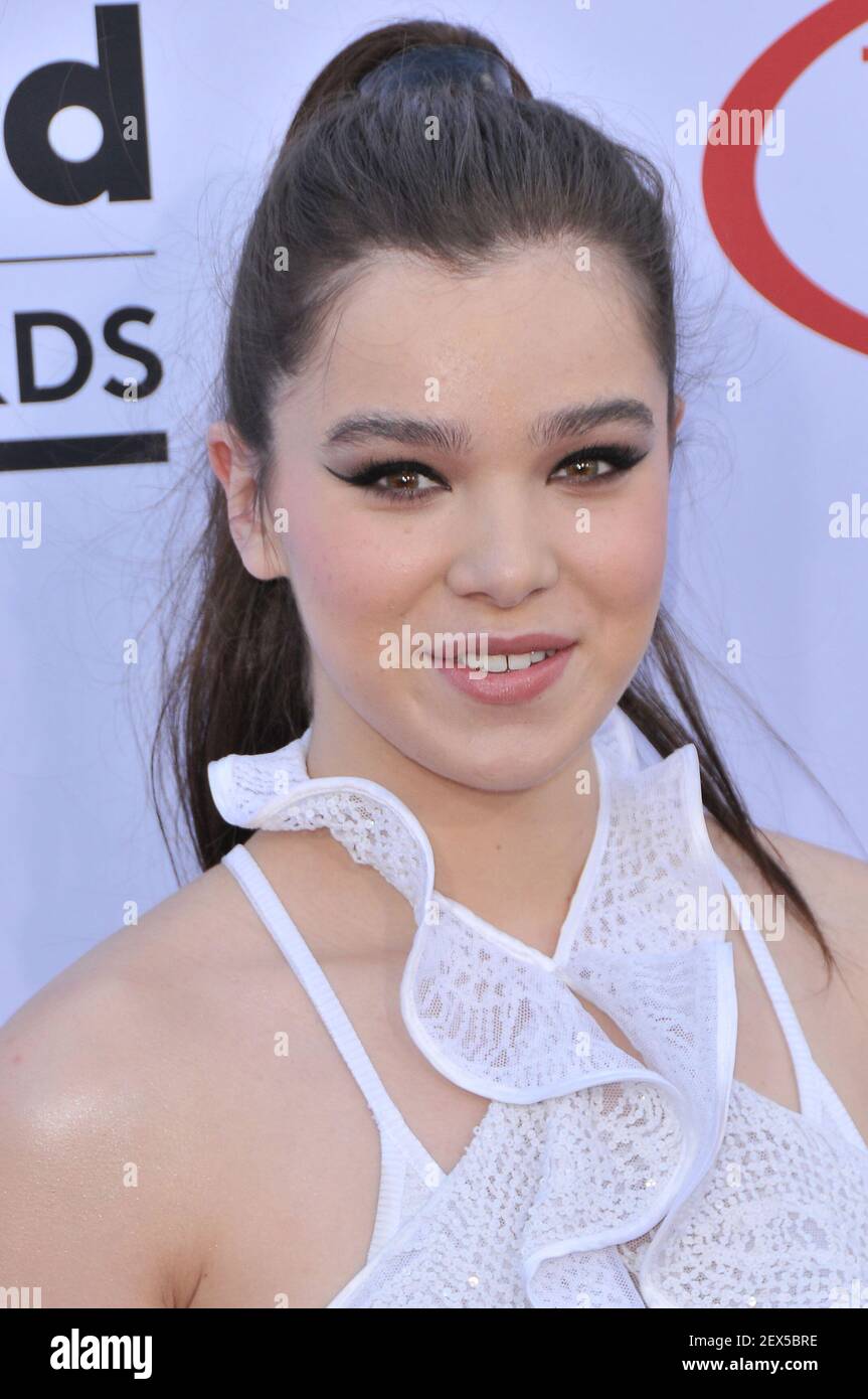Hailee Steinfeld arrives at the 2015 Billboard Music Awards held at the ...