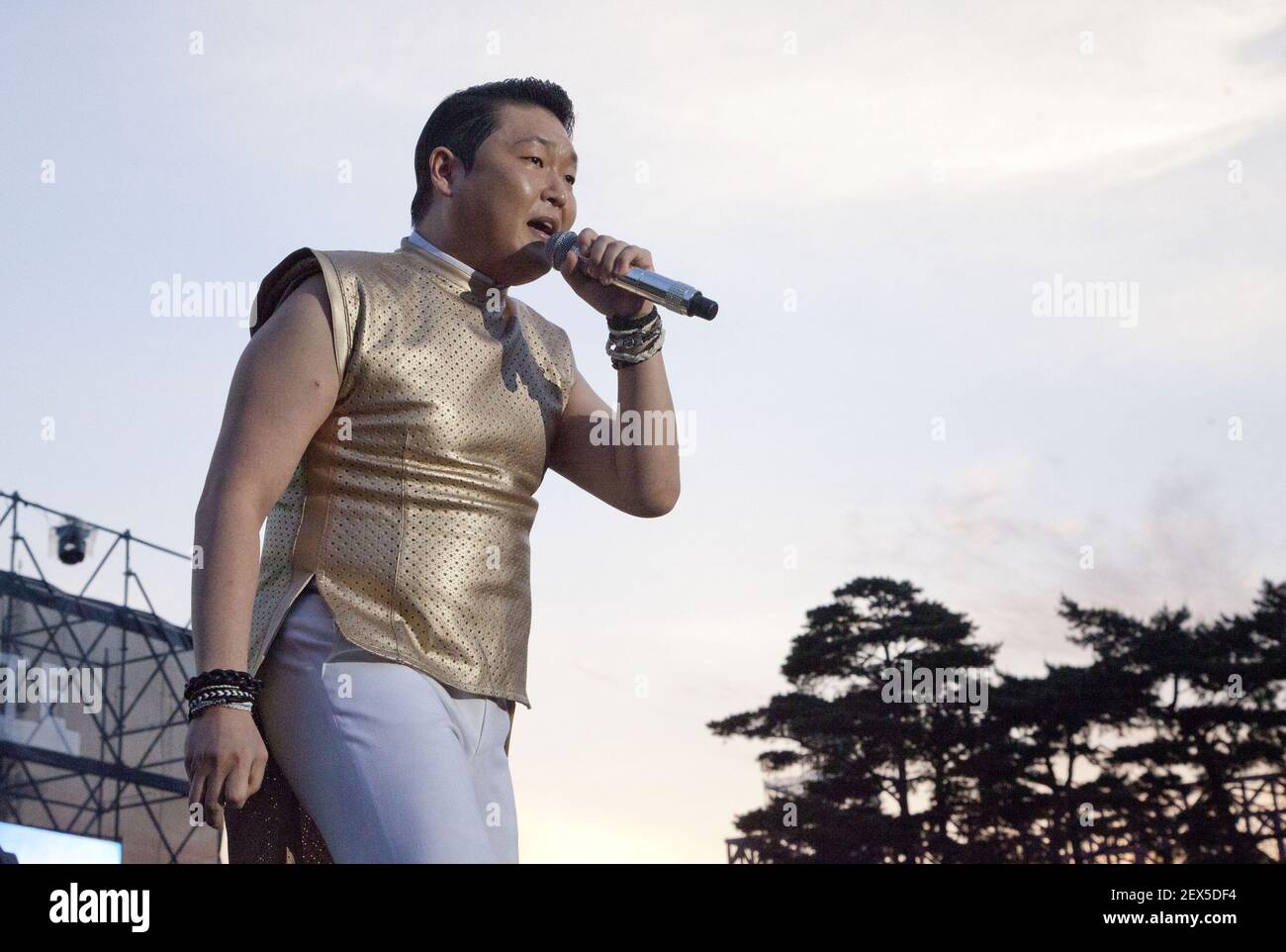 17 May 2015 - Seoul, south Korea : South Korean K-Pop singer PSY ...