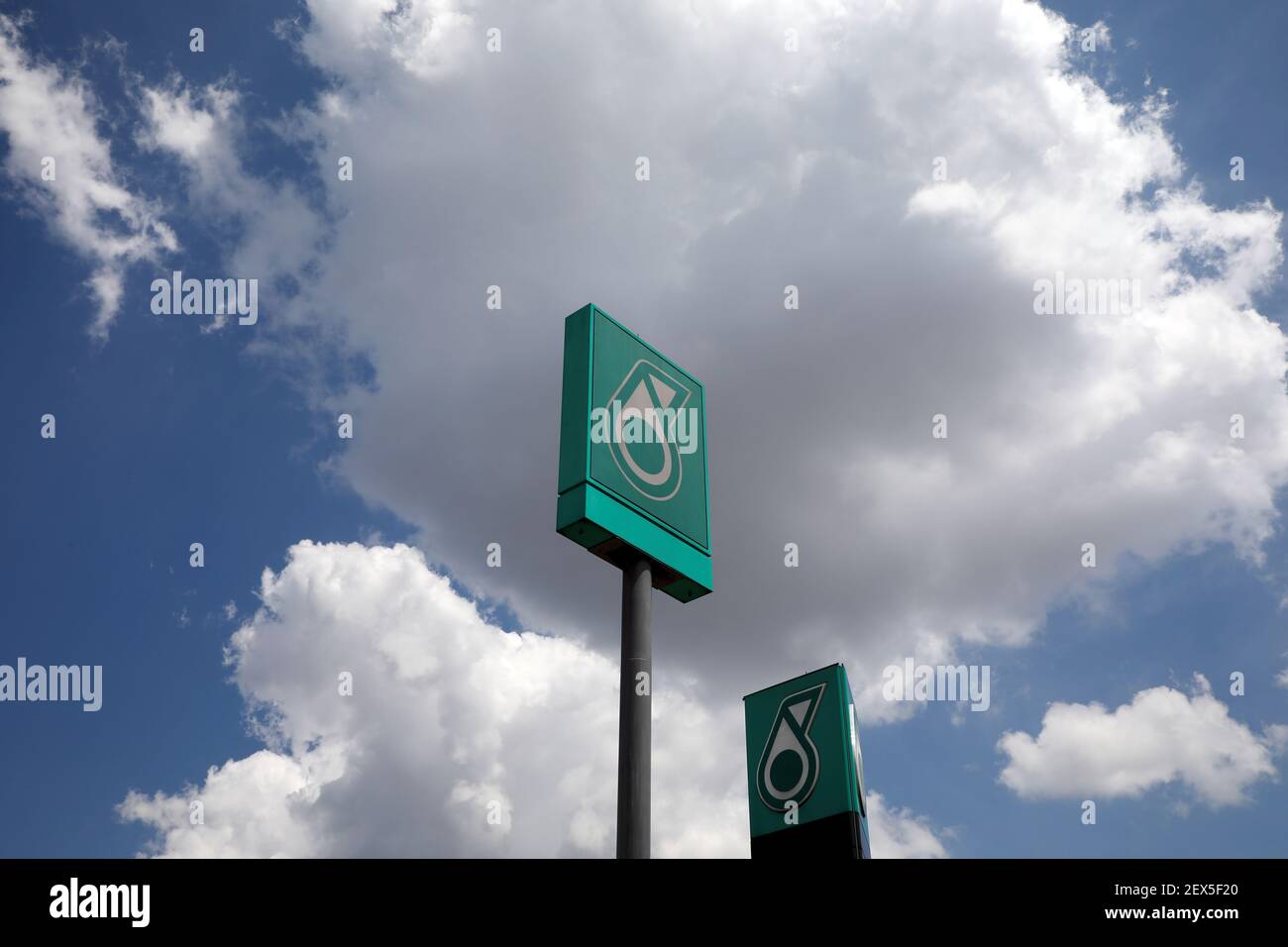 Petronas logo malaysia hi-res stock photography and images - Alamy