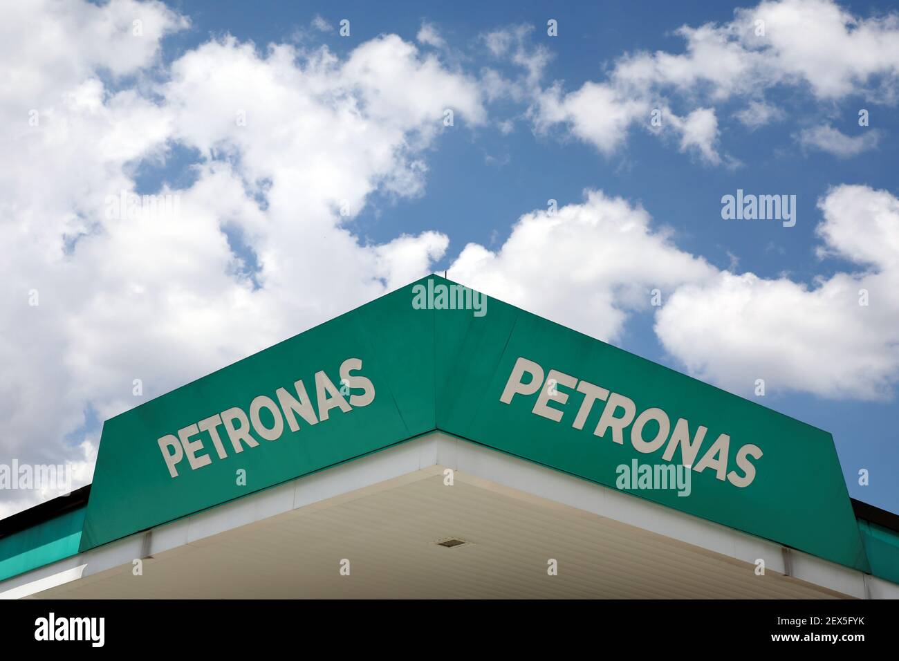 Petronas Logo High Resolution Stock Photography and Images - Alamy