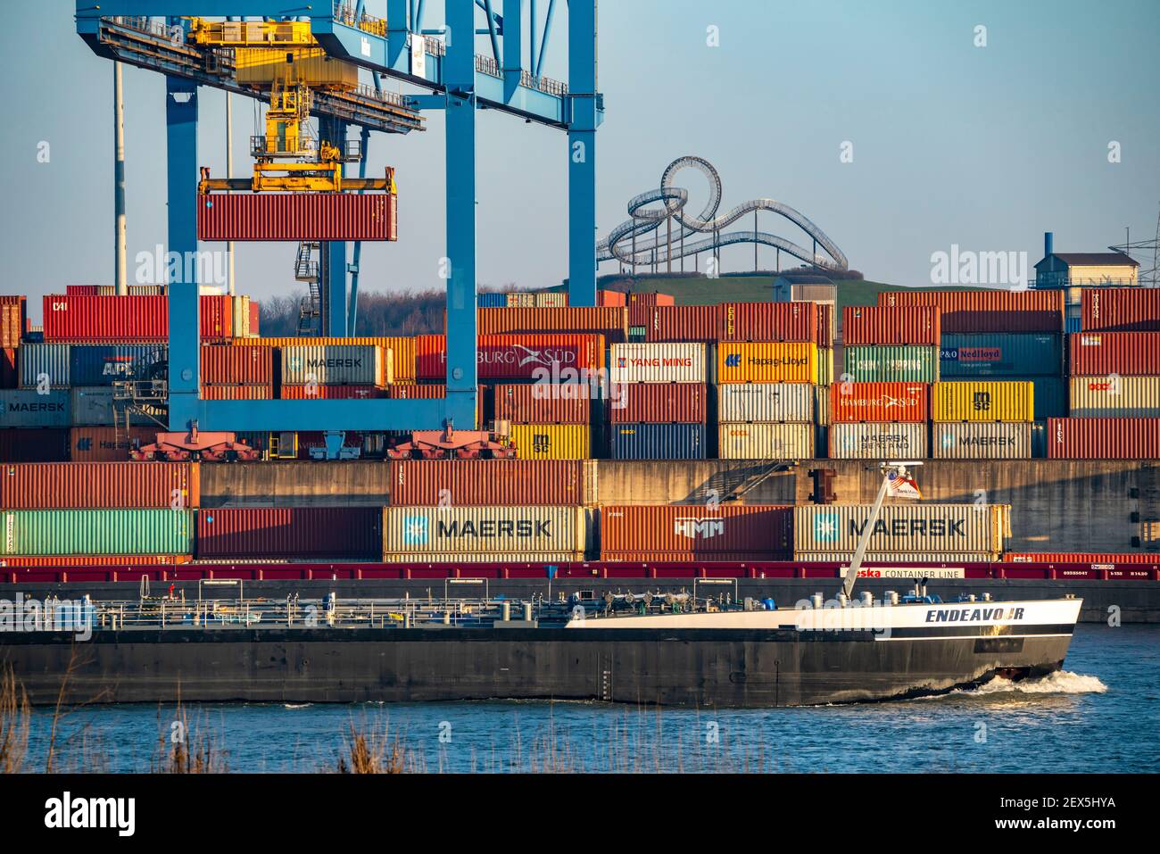 Container Terminal, Gateway West Terminal, Logport 2, cargo ship, in ...