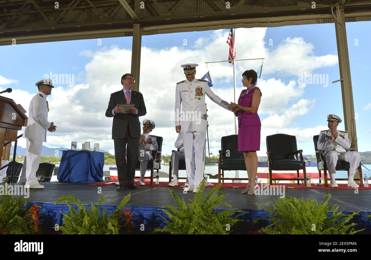 Retiring U.S. Pacific Command Commander Adm. Sam Locklear, III and his ...
