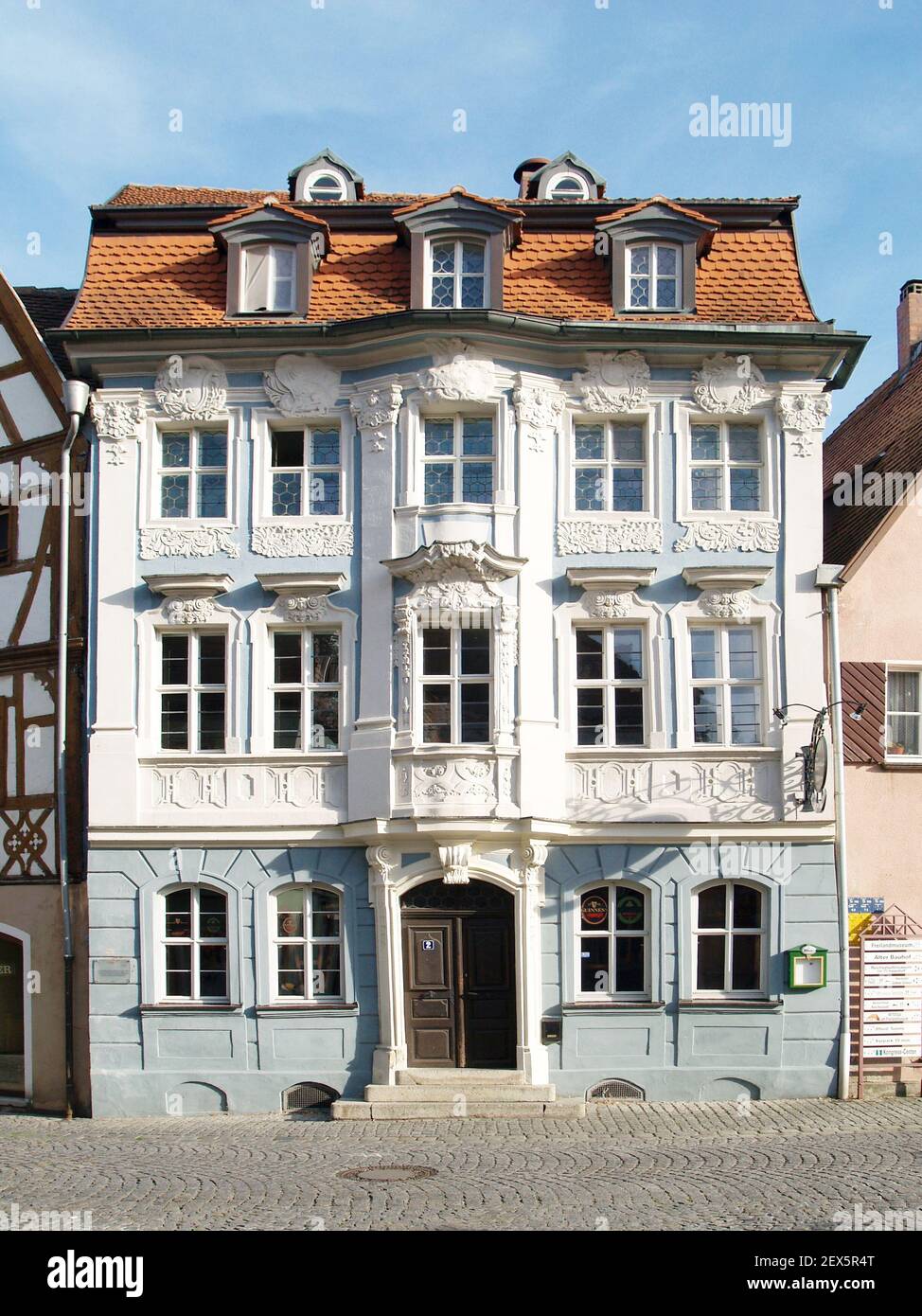 Rococo stucco facade hi-res stock photography and images - Alamy