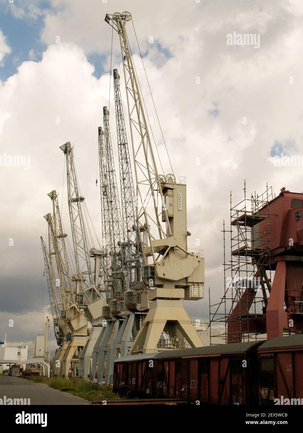 General Cargo Cranes at Bremen Quay, Hamburg Stock Photo - Alamy