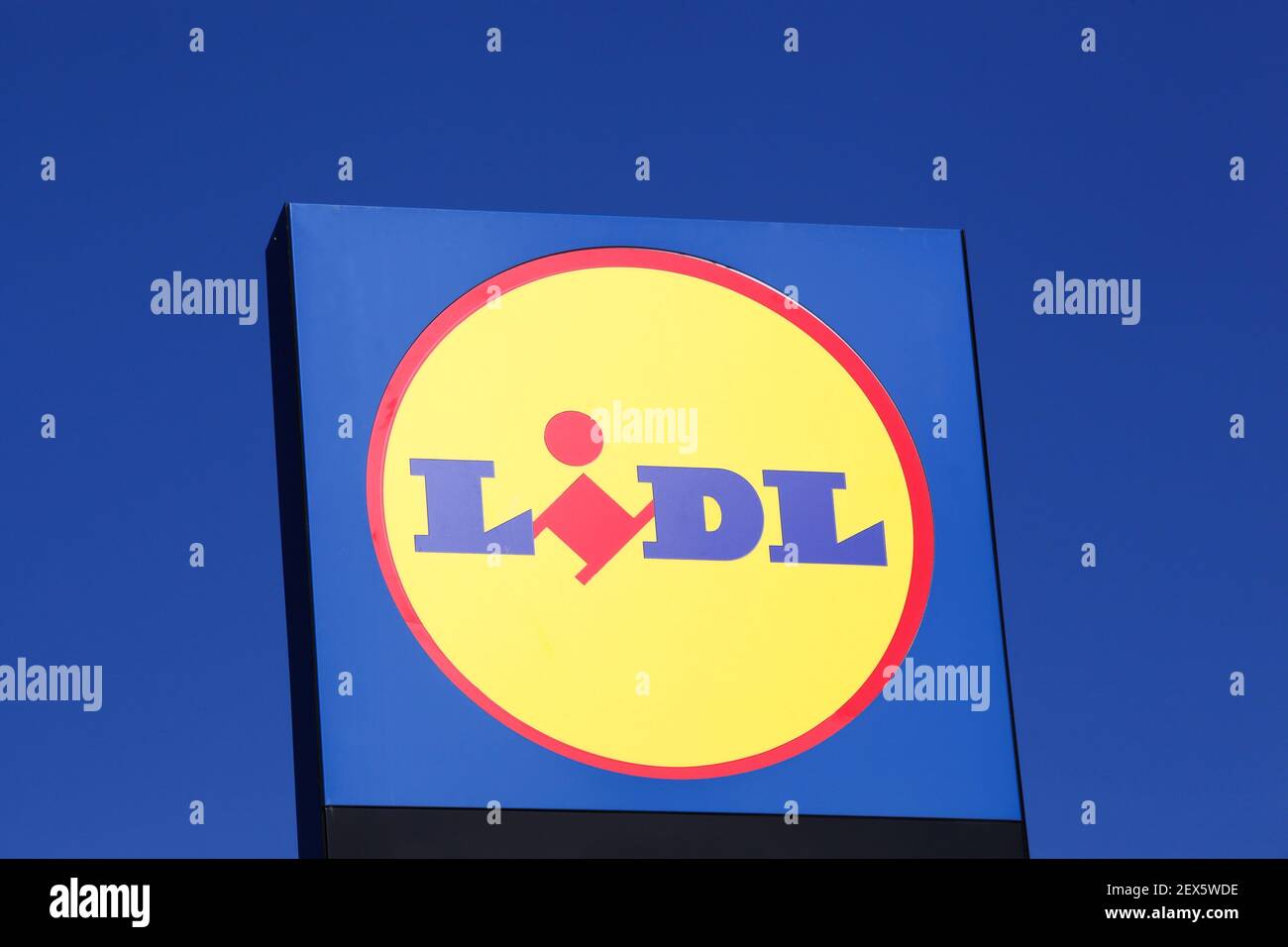 Lidl Company Emblem Icon Logo High Resolution Stock Photography and ...