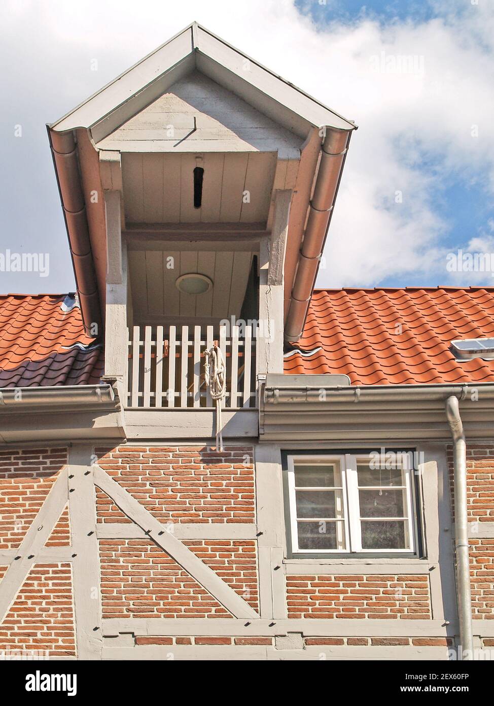 Timber frame dormer window hi-res stock photography and images - Alamy