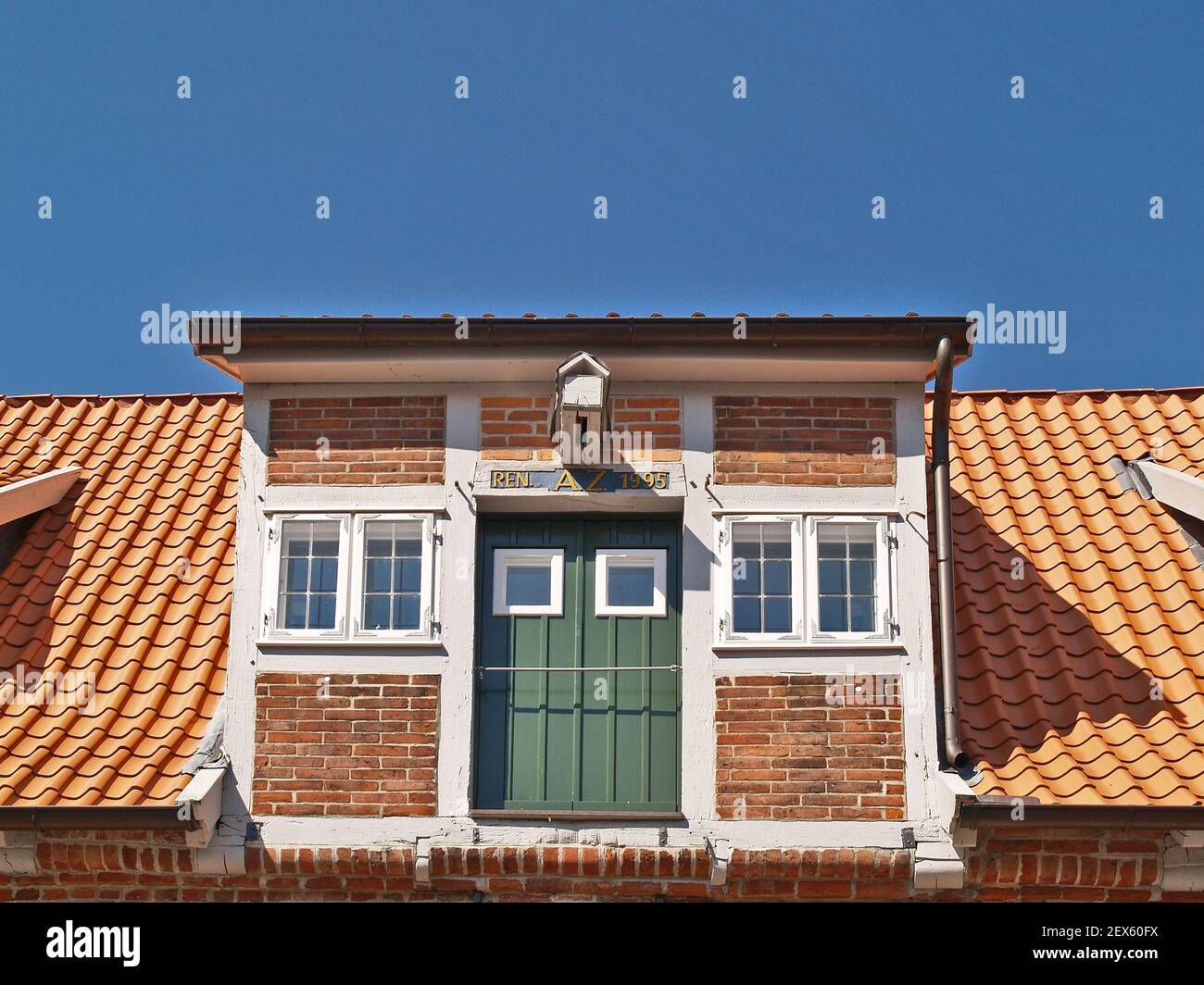 Timber frame dormer window hi-res stock photography and images - Alamy