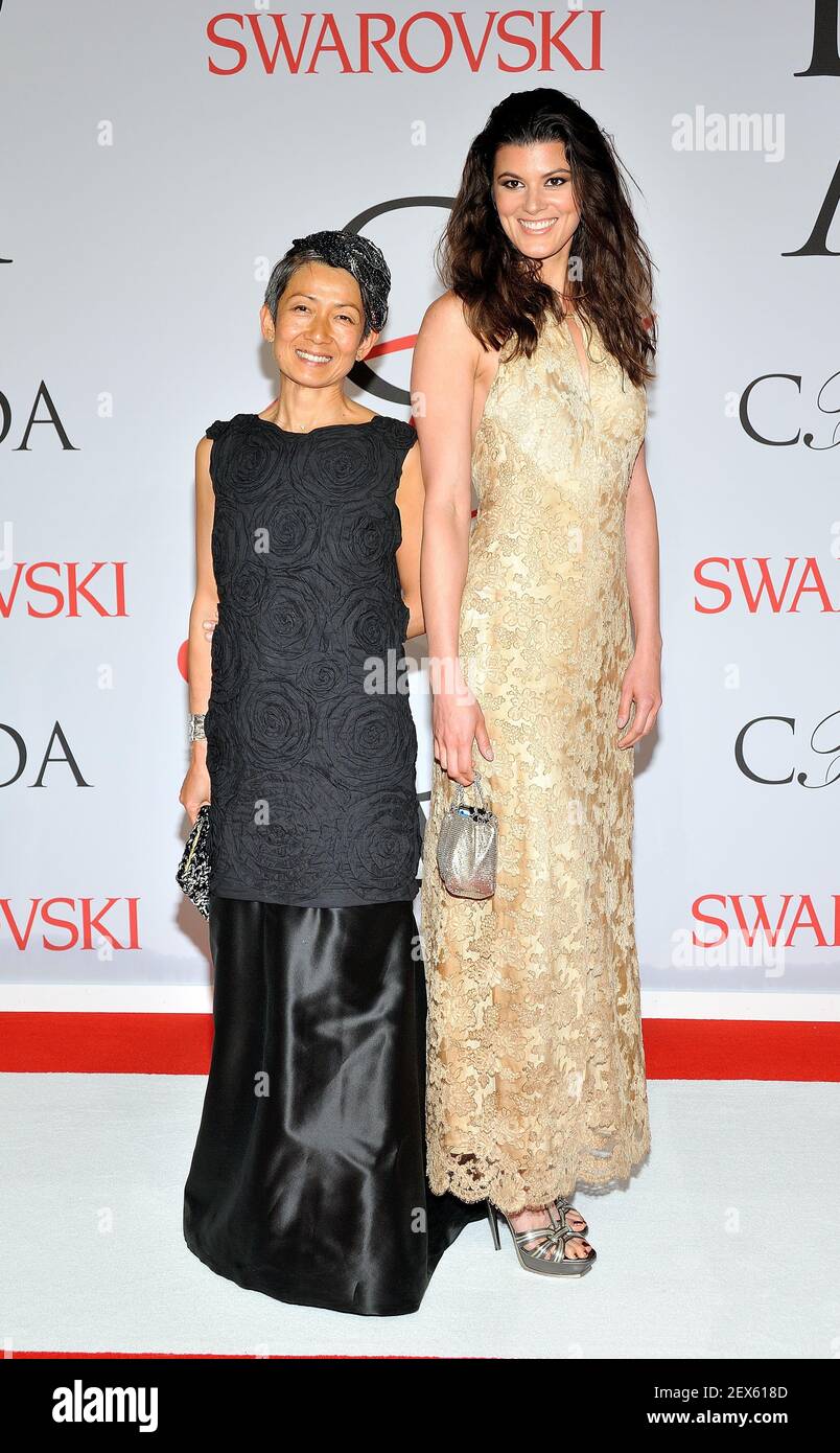 L-R: Jussara Lee and Summer Rauve Oakes arrive at the 2015 CFDA Fashion ...