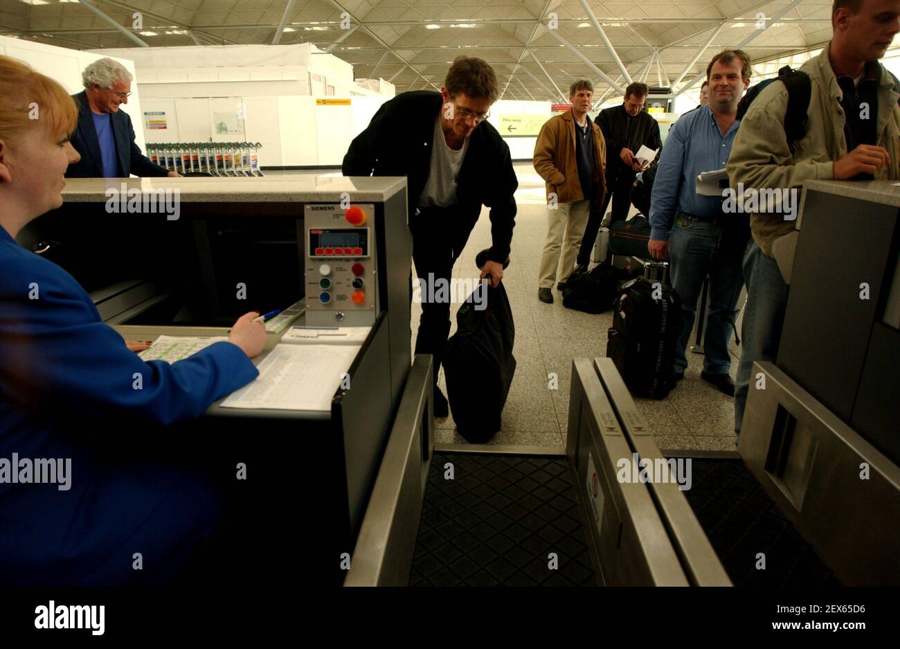 Simon calder hi-res stock photography and images - Alamy