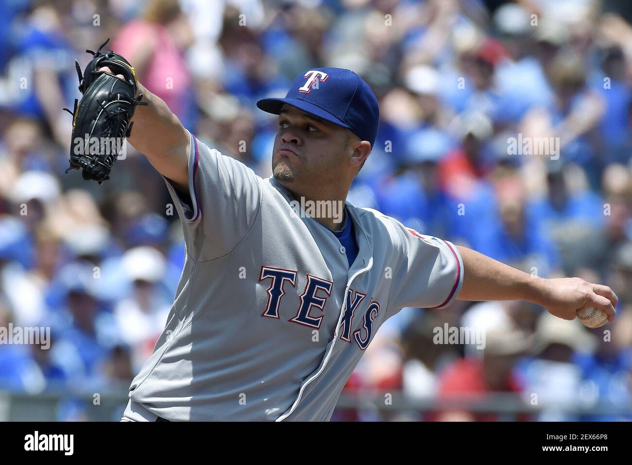 Texas Rangers pitcher Wandy Rodriguez throws in the first inning ...