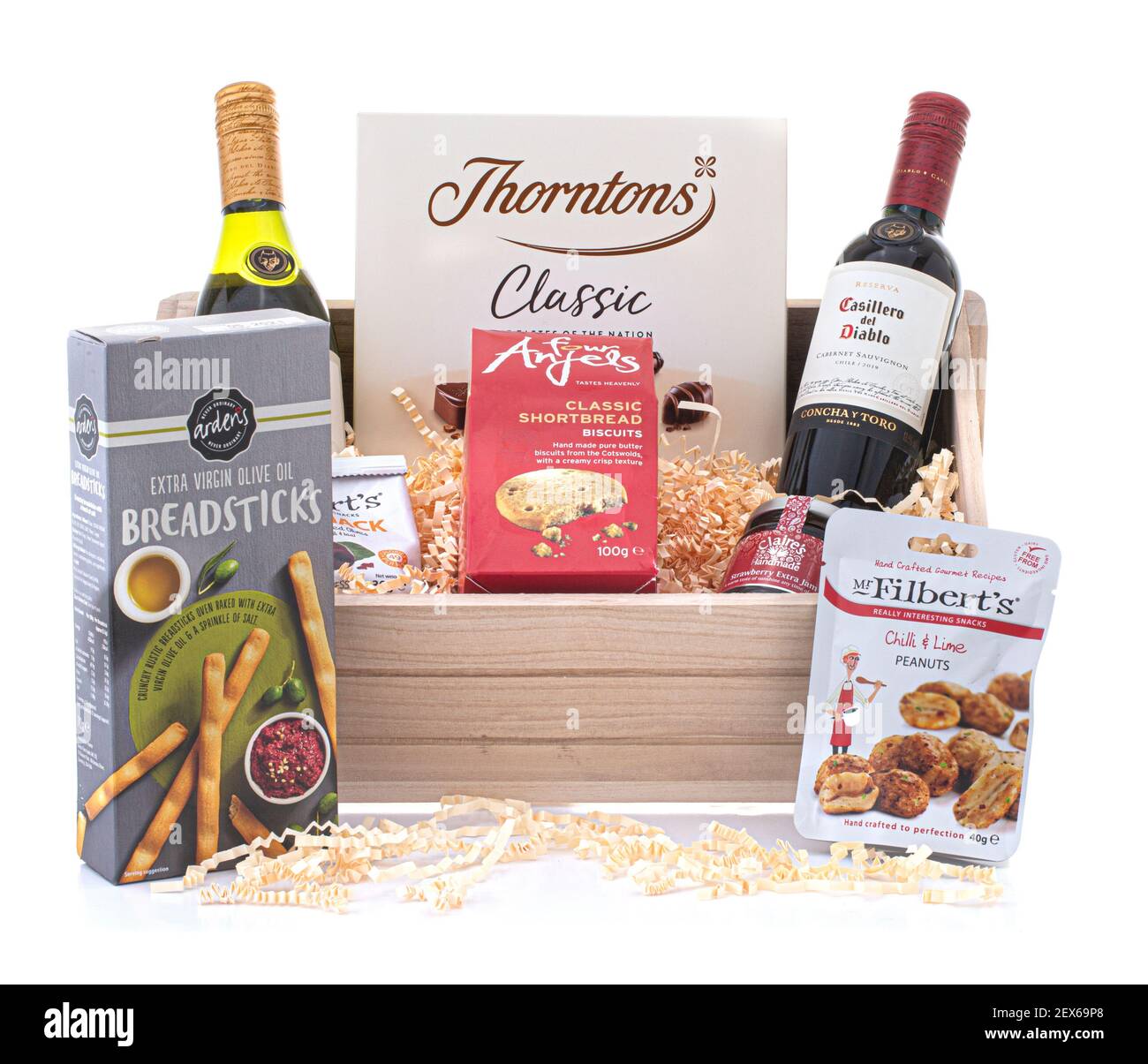 Gift hamper hi-res stock photography and images - Alamy