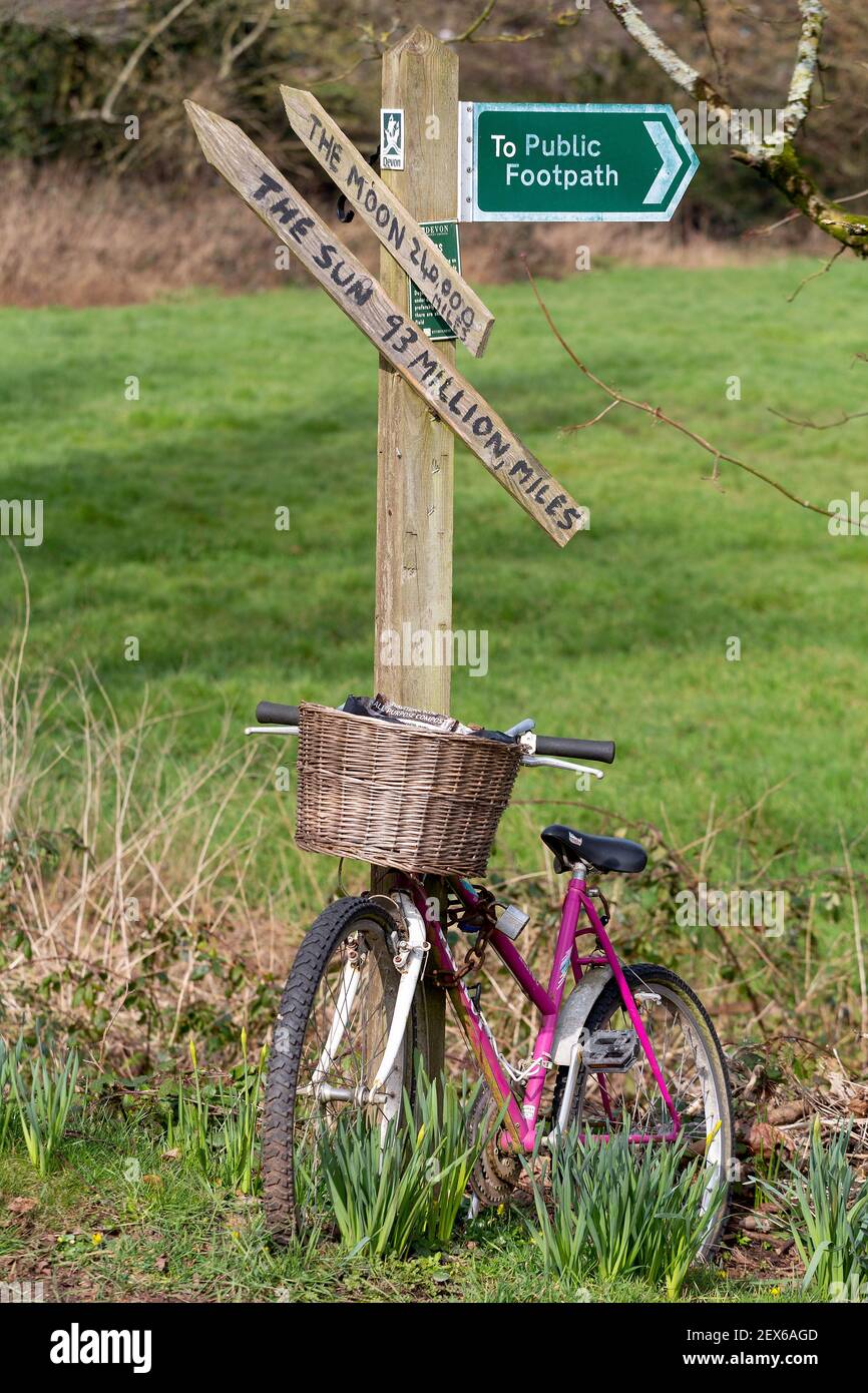 Only in Devon…A sign for the moon and sun spotted in a devon village ...