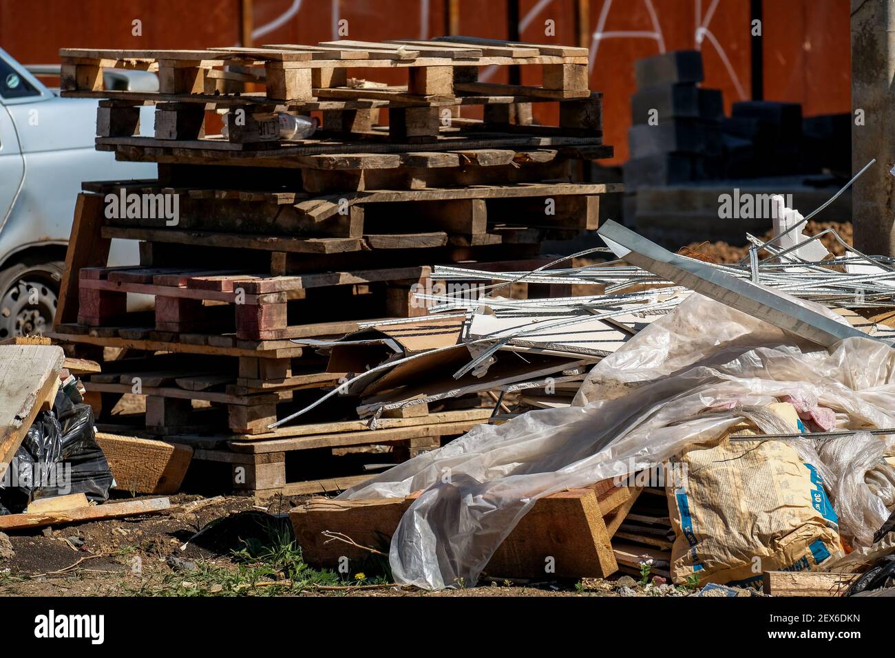 Broken container hi-res stock photography and images - Alamy