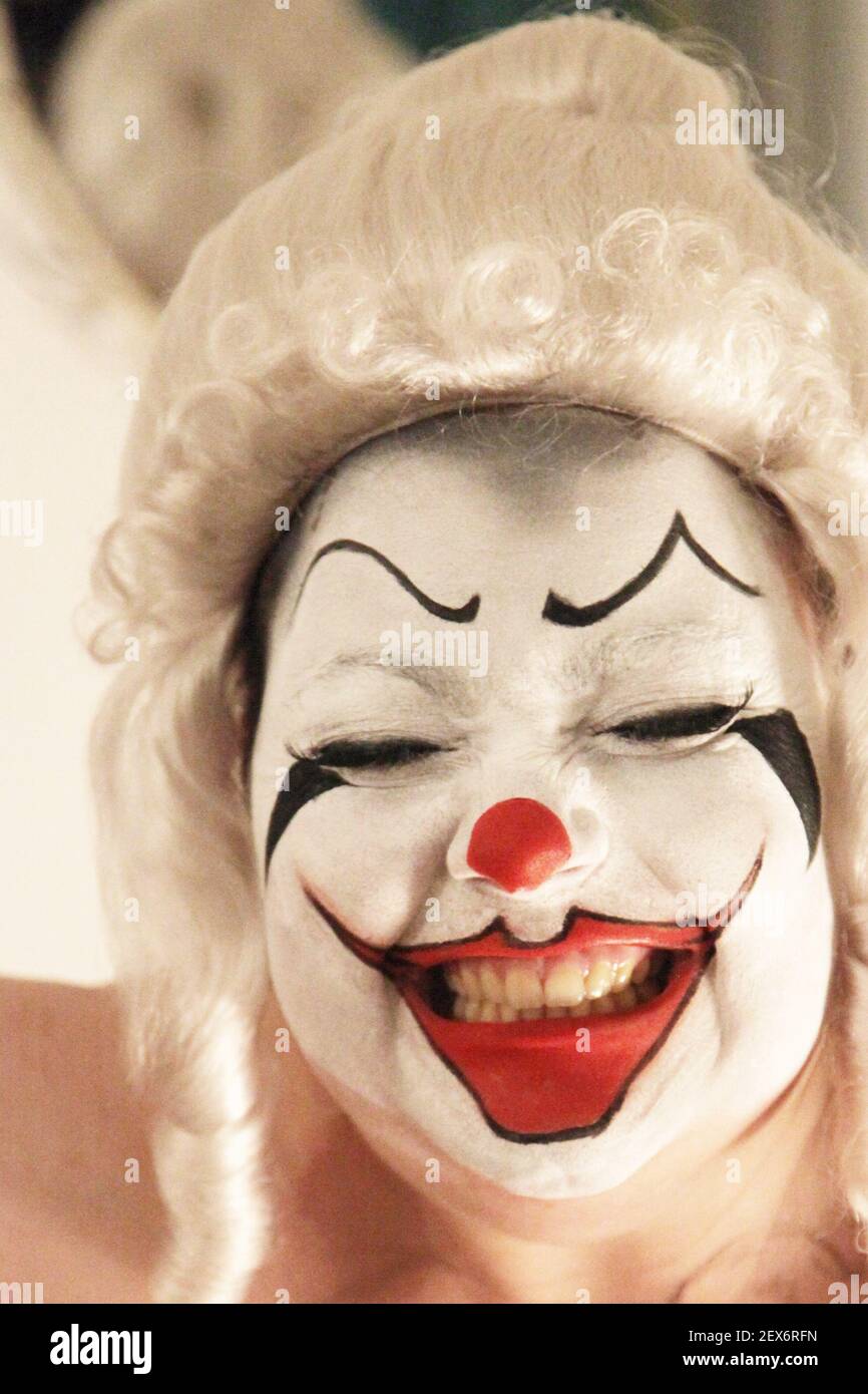 Clown laughing hi-res stock photography and images - Alamy