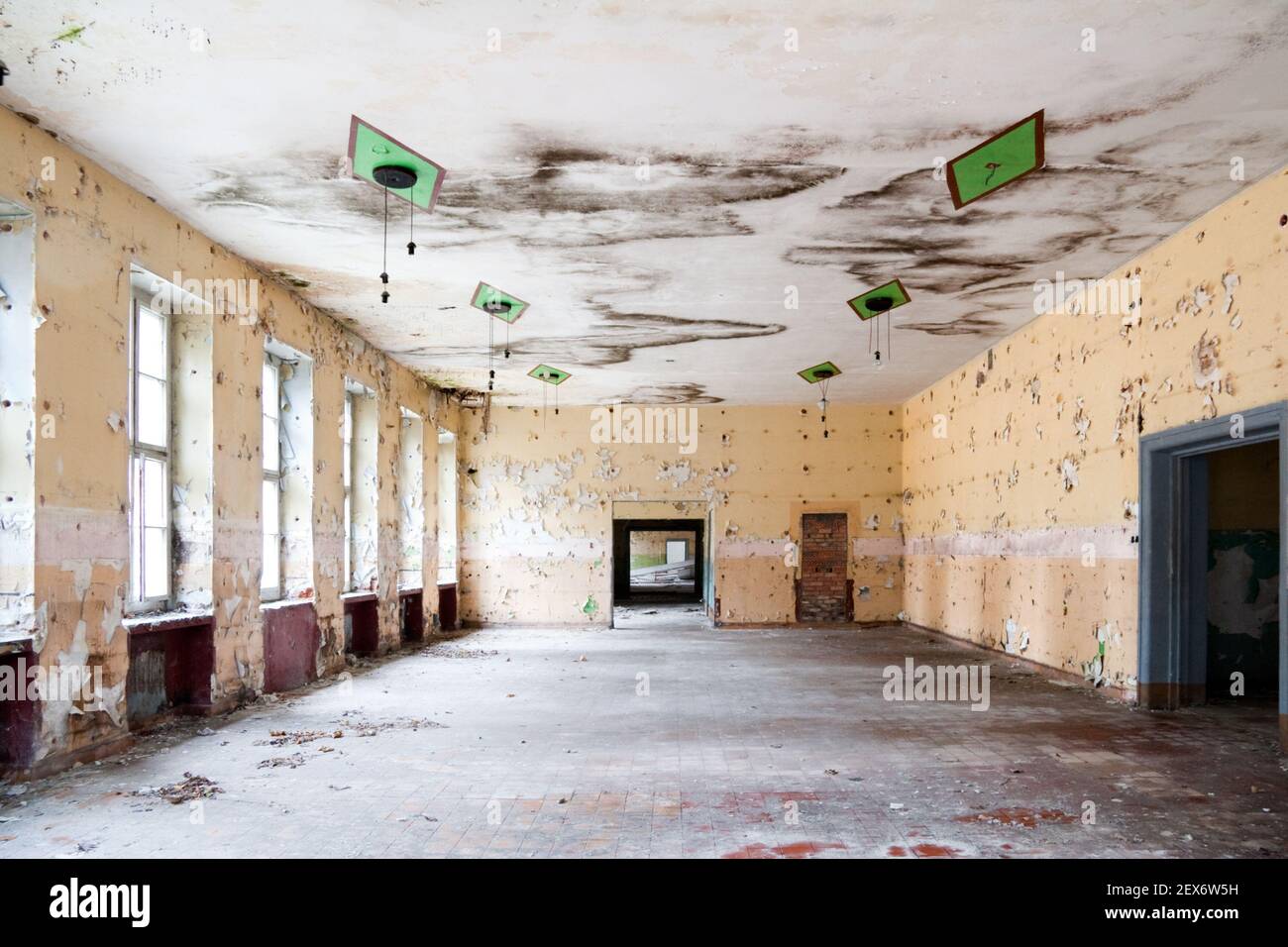Abandoned dining room Stock Photo - Alamy