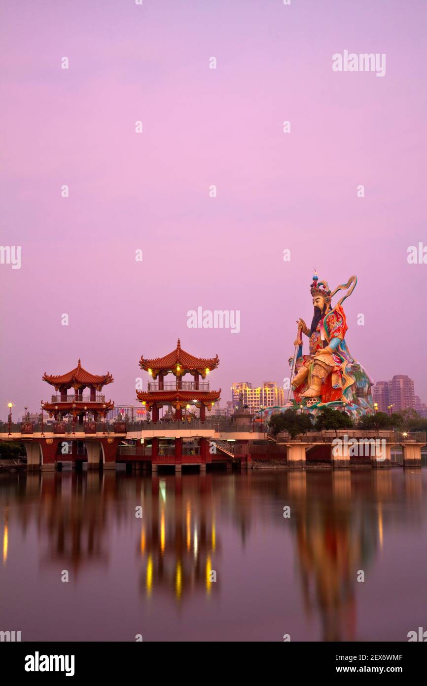 Taiwan, Kaohsiung, Lotus pond, Bridge leading to Giant 72 meter high ...