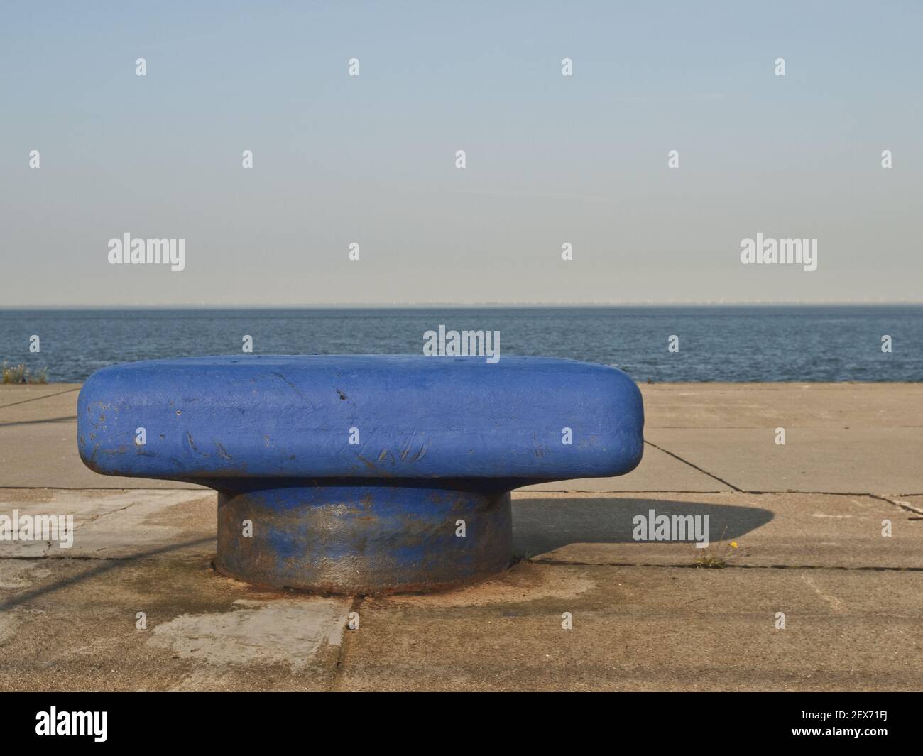 Maritime bollard hi-res stock photography and images - Alamy