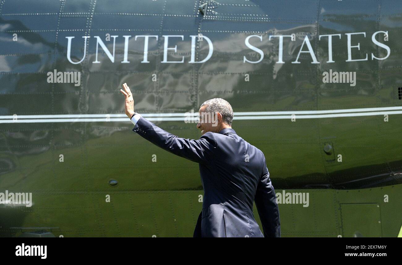 President Barack Obama walks on the south lawn as he departs the White ...