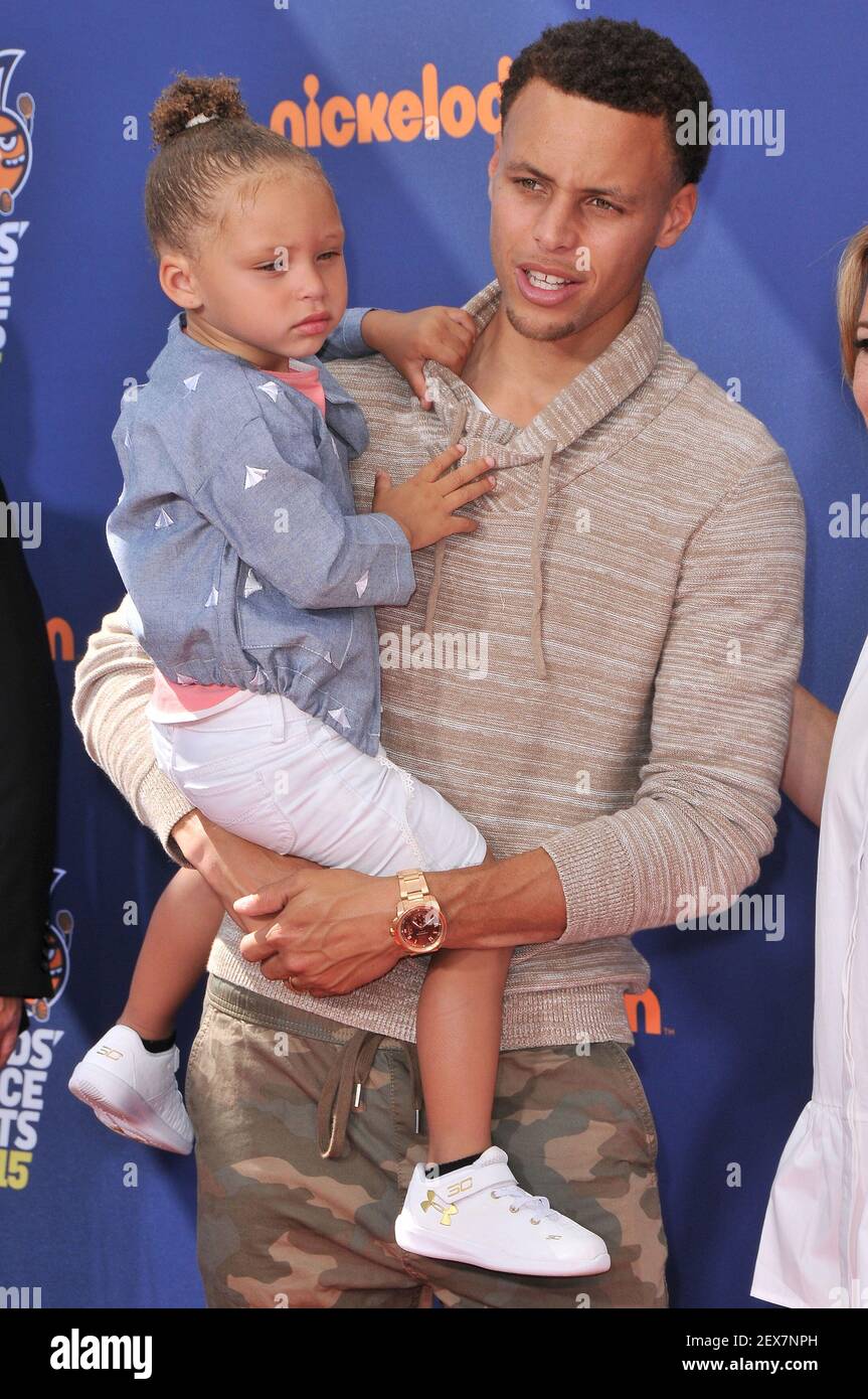 (L-R) Riley Curry and Dad Stephen Curry arrives at the Nickelodeon's ...