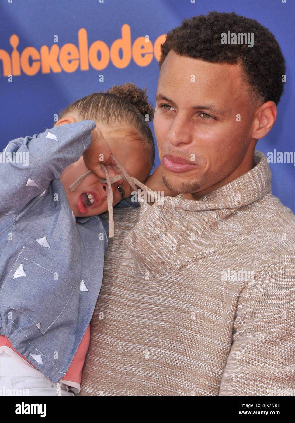 (L-R) Riley Curry and Dad Stephen Curry arrives at the Nickelodeon's ...