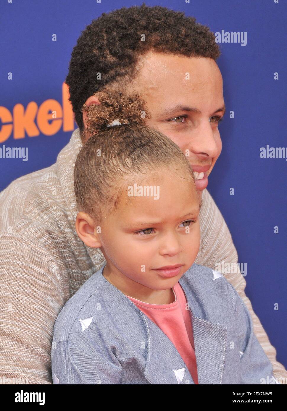 (L-R) Stephen Curry and Daughter Riley Curry arrives at the Nickelodeon ...