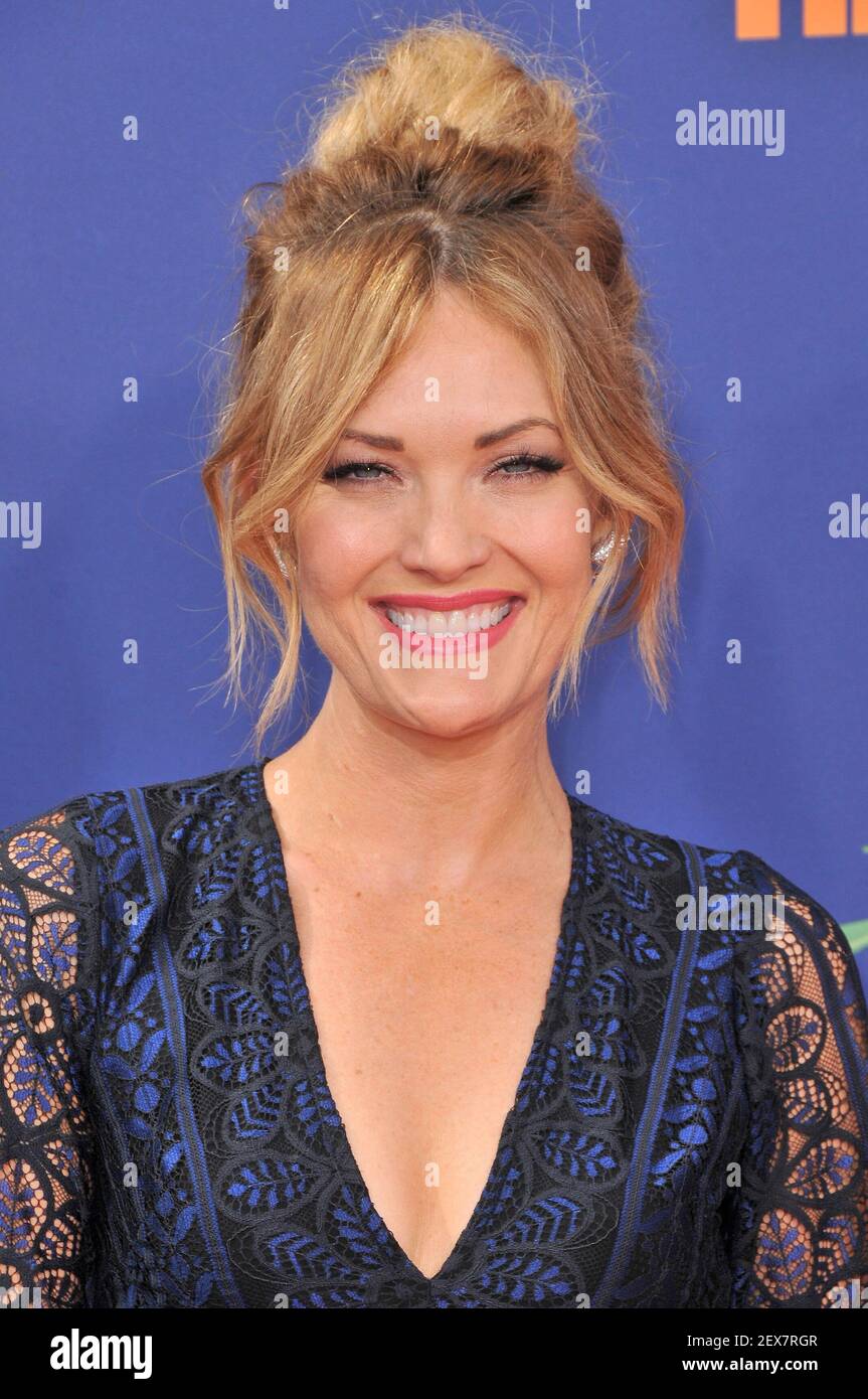 Amy Purdy arrives at the Nickelodeon's Kids' Choice Sports 2015 held at ...