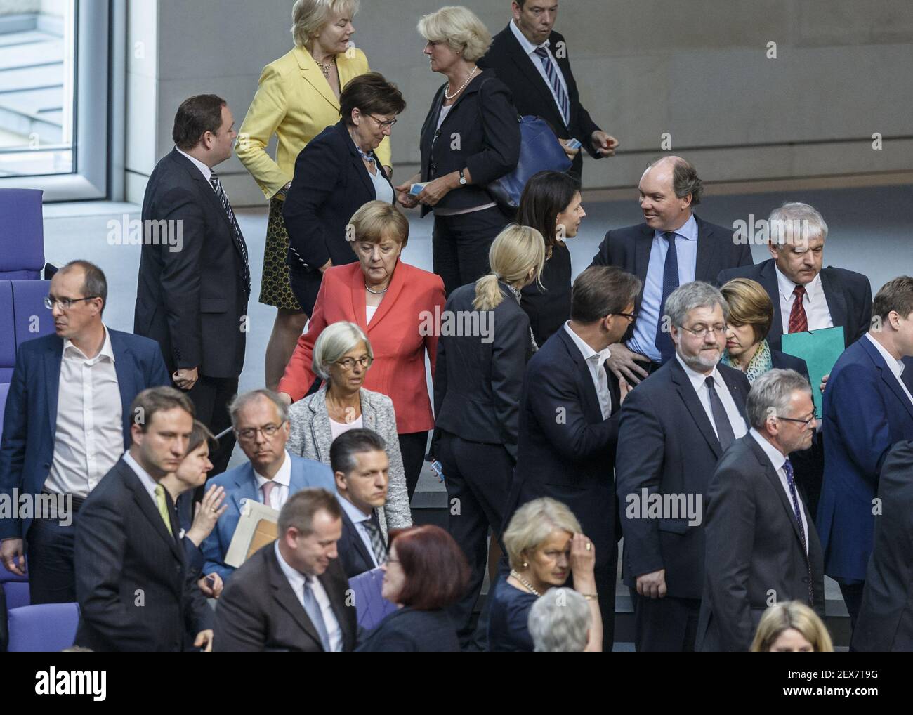 Special session of the German Parliament - consultation of government ...