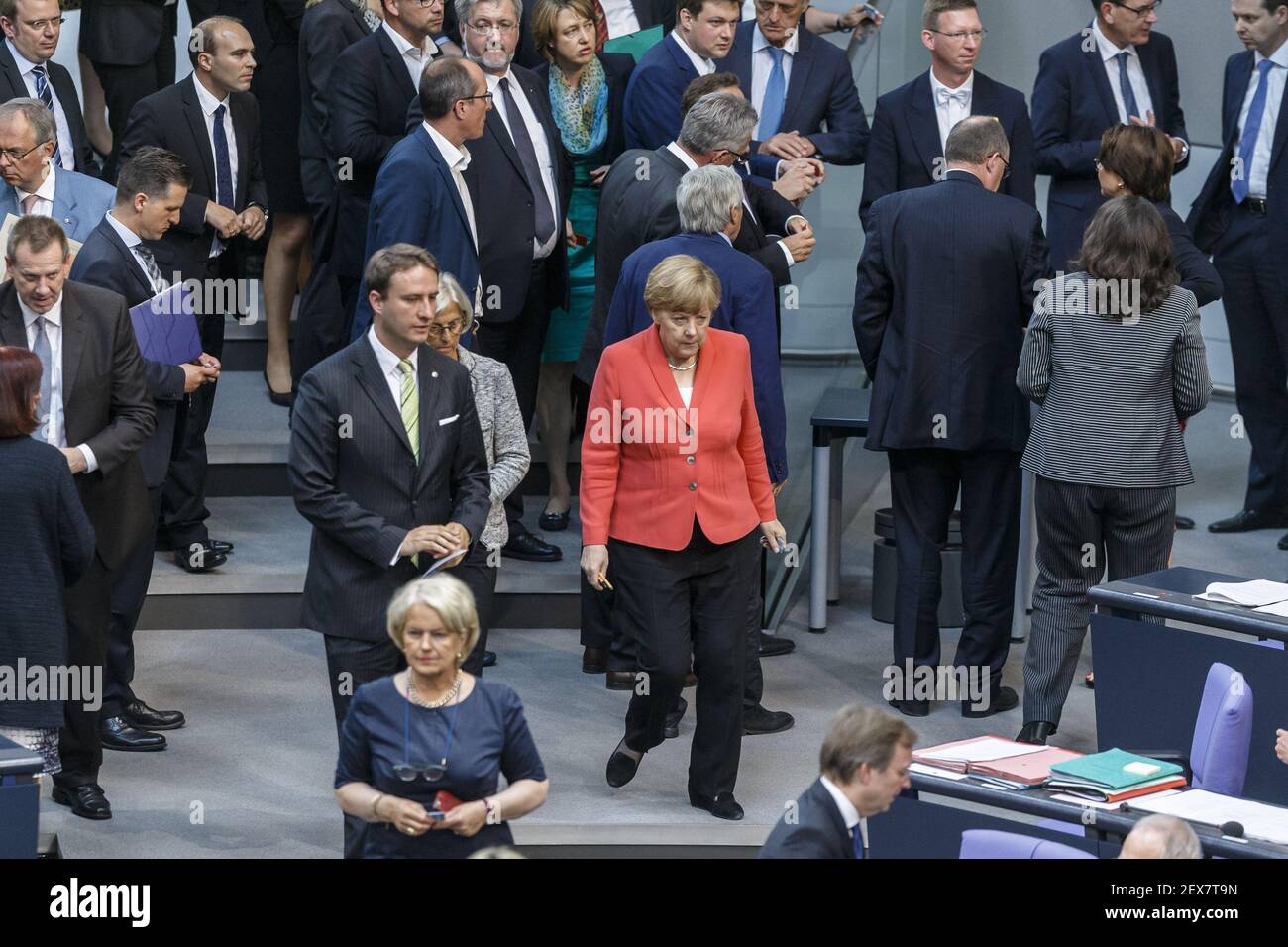 Special session of the German Parliament - consultation of government ...