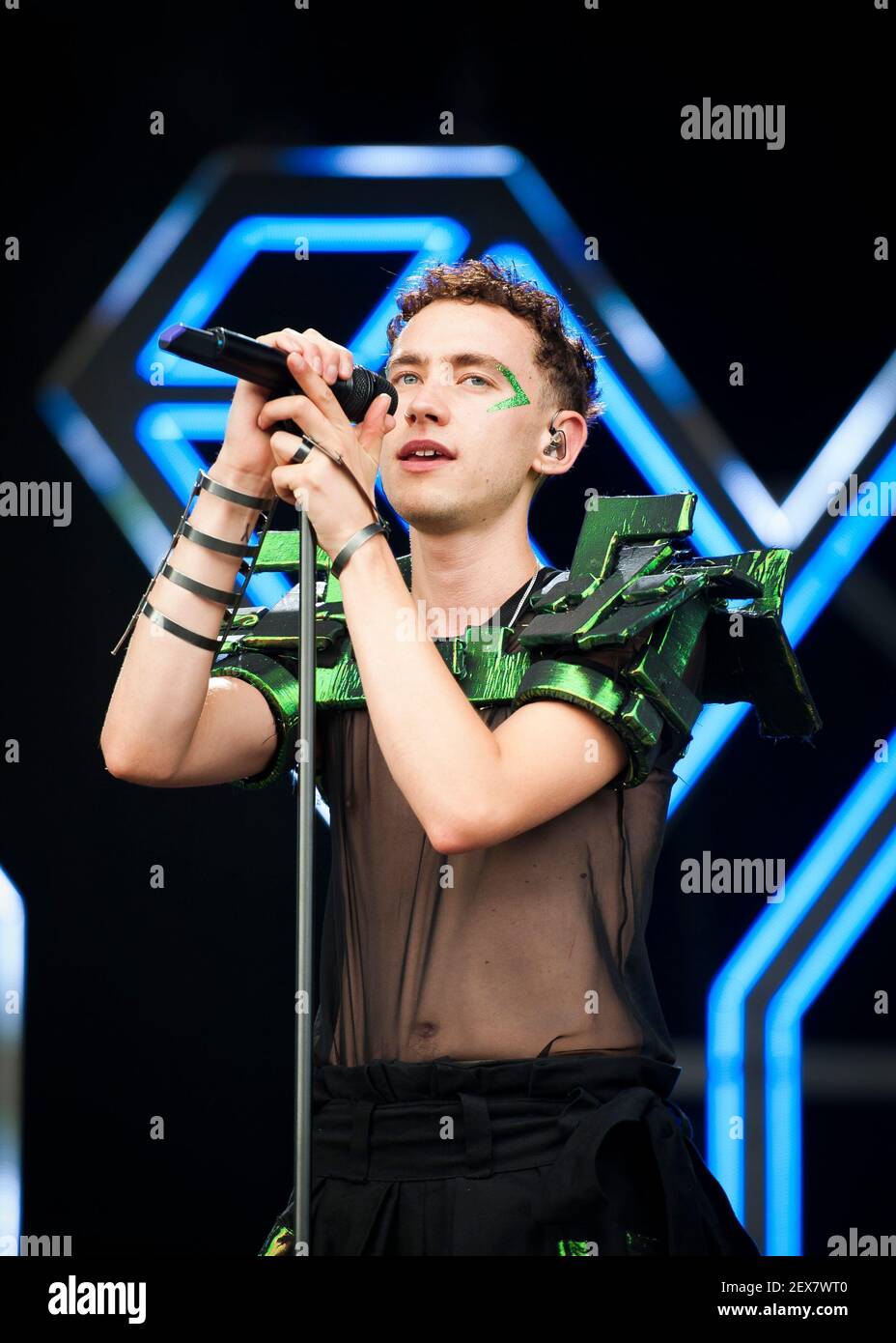 Olly alexander hi-res stock photography and images - Alamy