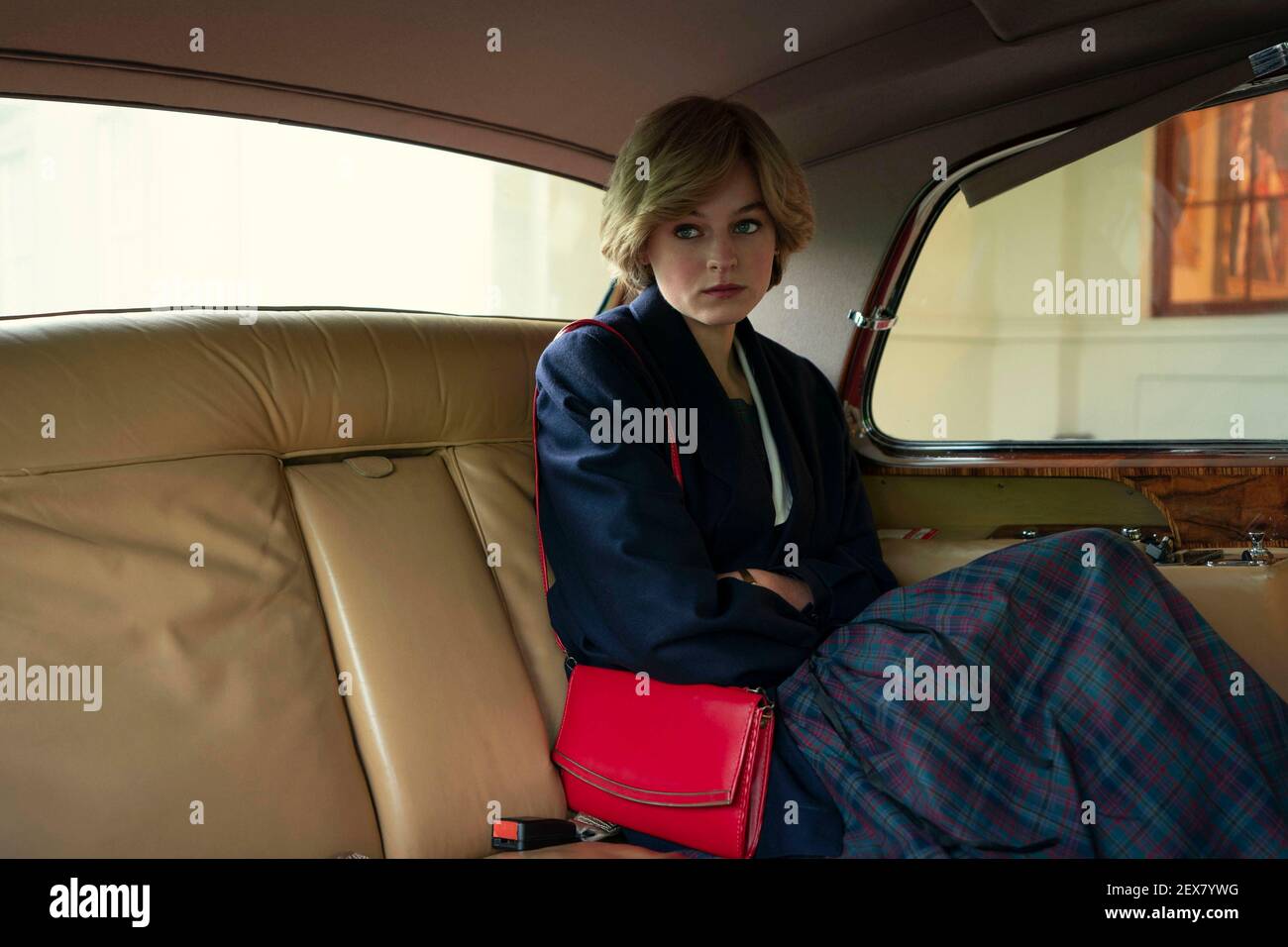 Emma corrin the crown hi-res stock photography and images - Alamy