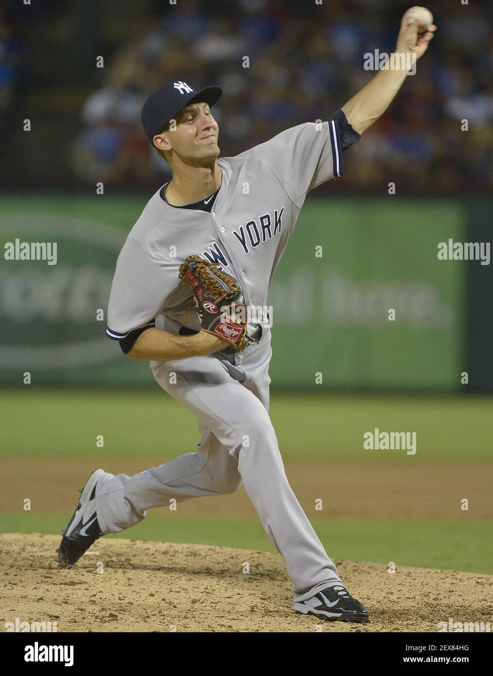 New York Yankees relief pitcher Chasen Shreve (45) pitching during the ...