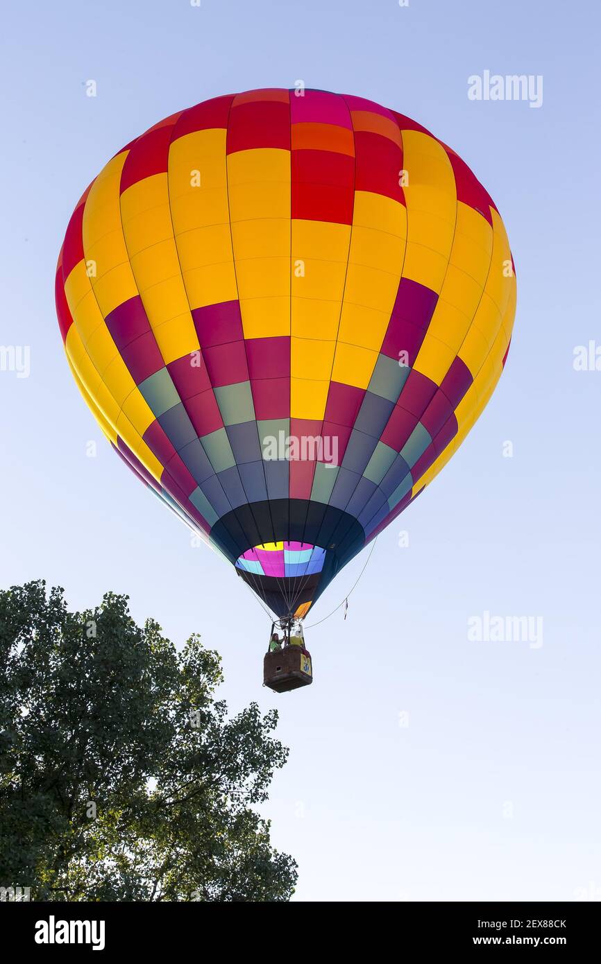 July 30, 2015 - Indianola, IA - Balloons from around the country, head ...