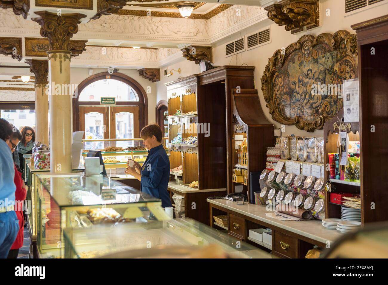 Confectioners shop hi-res stock photography and images - Alamy
