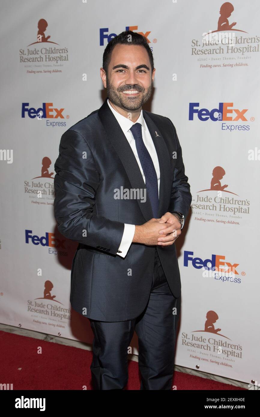 MIAMI, FLORIDA - MAY 16: Enrique Santos is seen during the red carpet ...