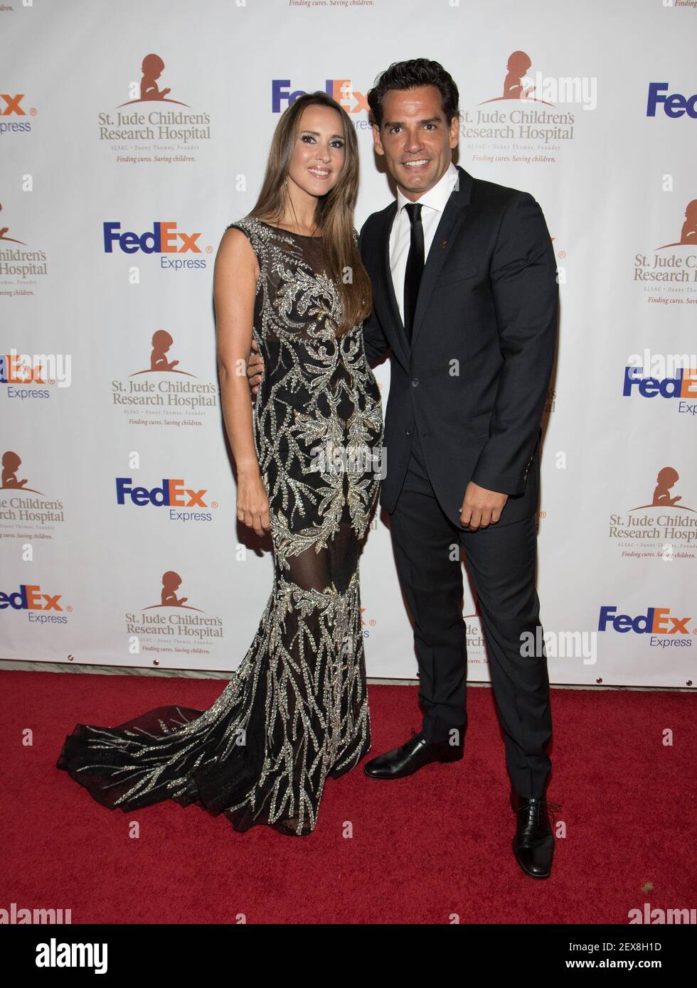 MIAMI, FLORIDA - MAY 16: Angelica Castro and Cristian de la Fuente are ...