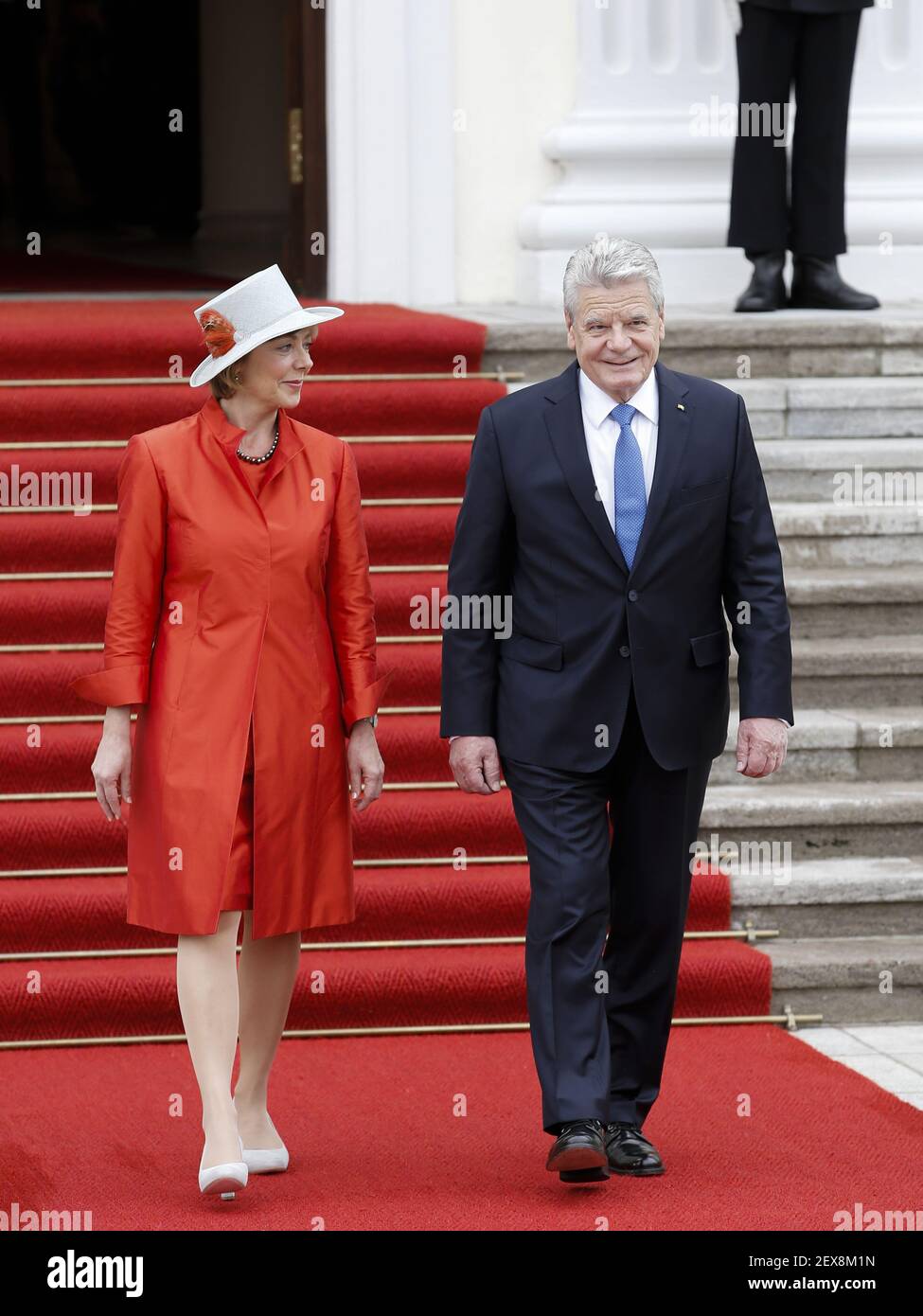 Queen Elisabeth II and Prince Philip is welcomed by German President ...