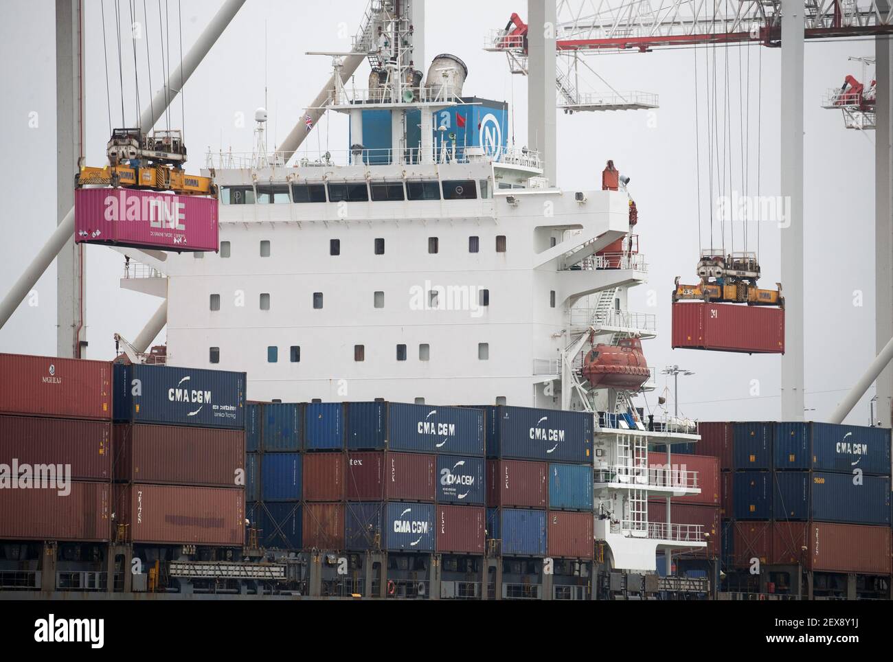 Dpws container terminal hi-res stock photography and images - Alamy