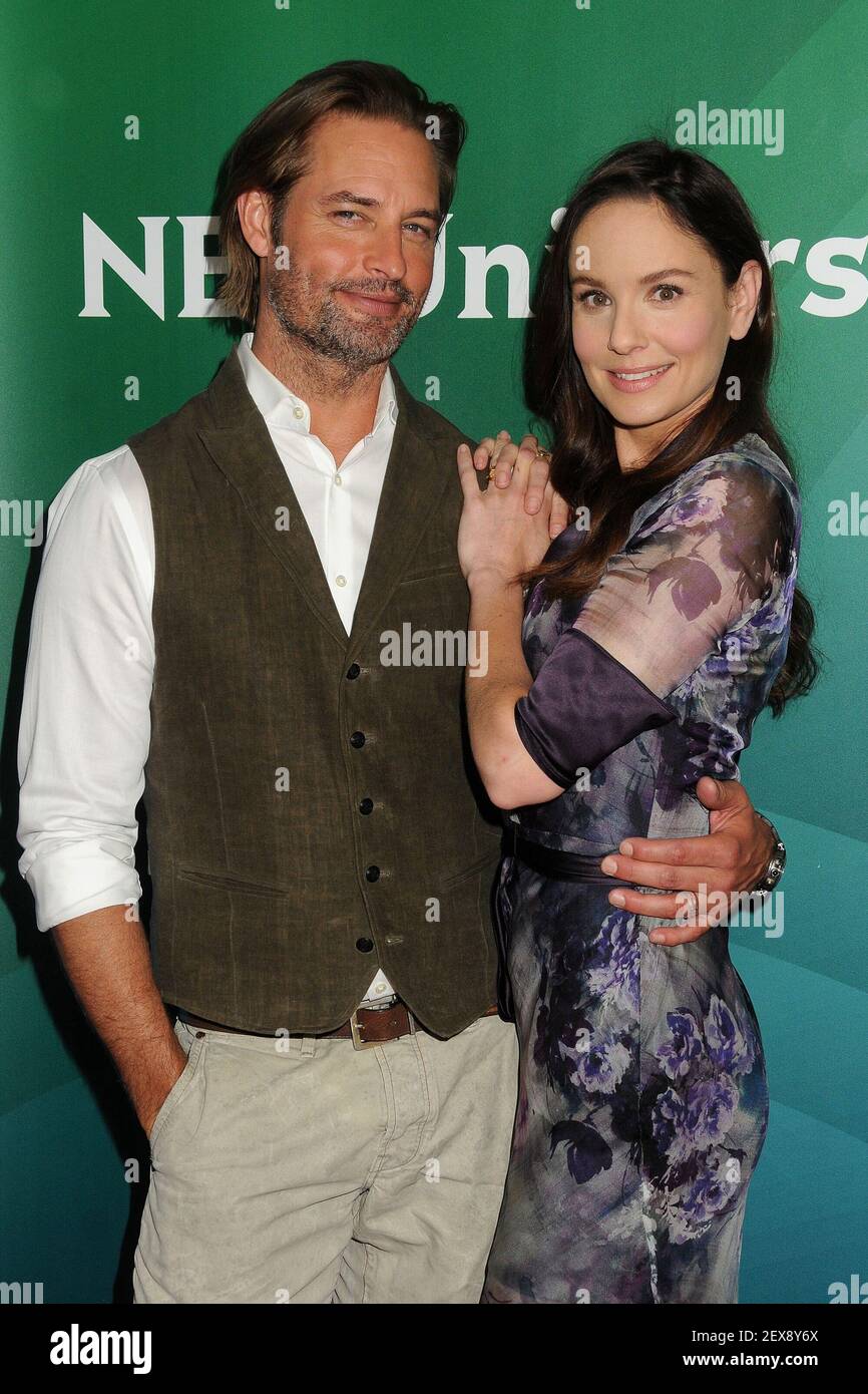 12 August 2015 - Beverly Hills, California - Josh Holloway, Sarah Wayne ...