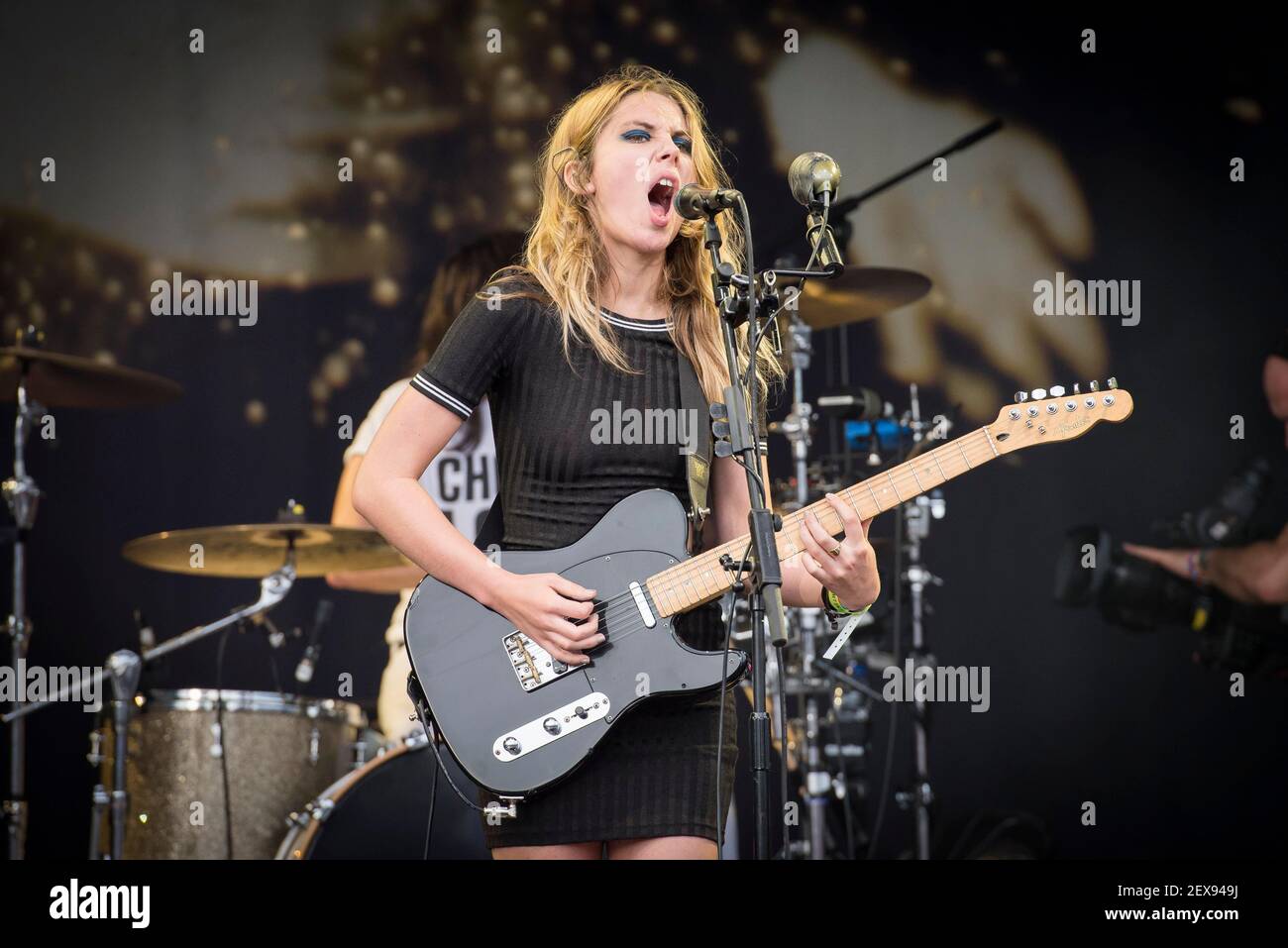 Ellie Rowsell of Wolf Alice performs live on day 3 of Bestival 2016 ...