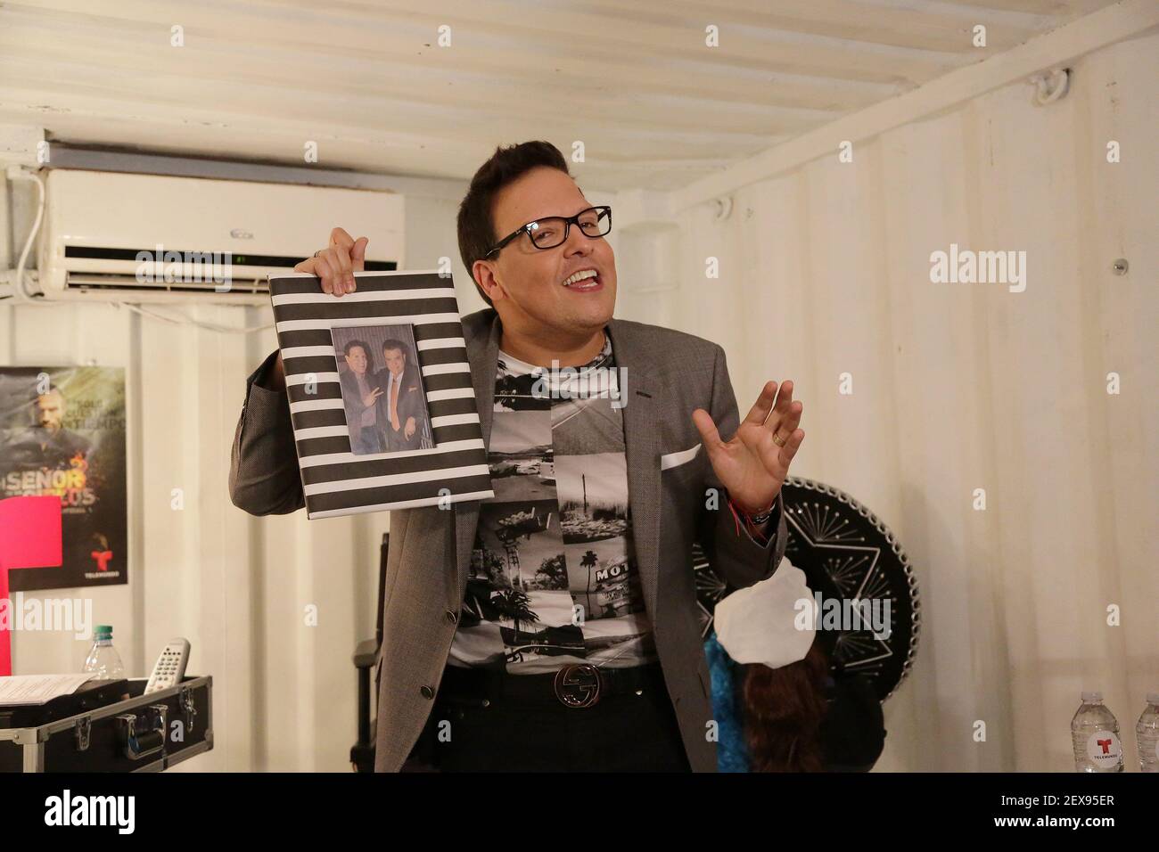 MIAMI,FL-AUG 18: Raul Gonzalez performs during Telemundo present Premio ...
