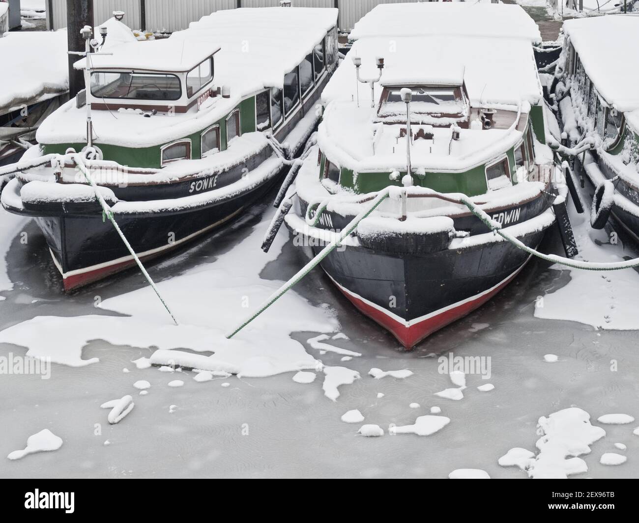 Boat in drifting ice hi-res stock photography and images - Alamy