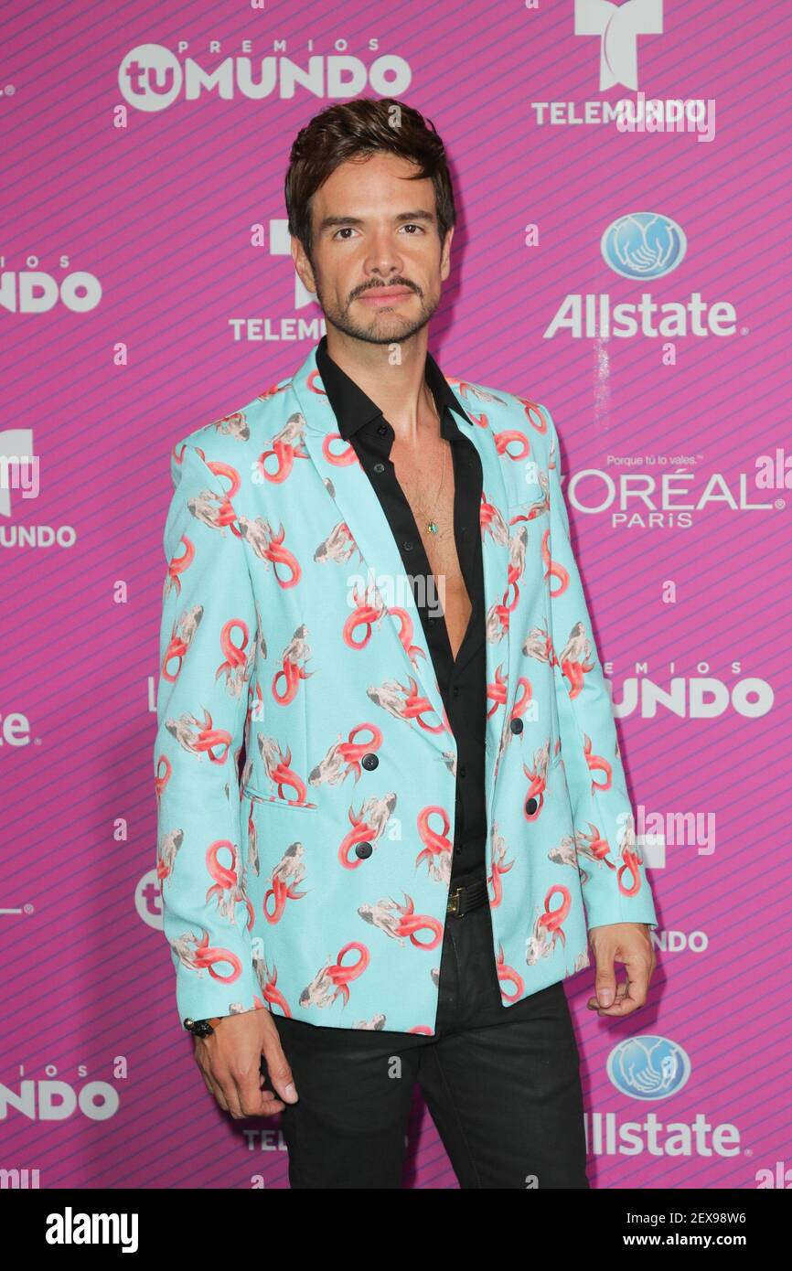 MIAMI,FL-AUGUST 20: Andy Zuno arrives at Telemundo's 'Premio Tu Mundo ...