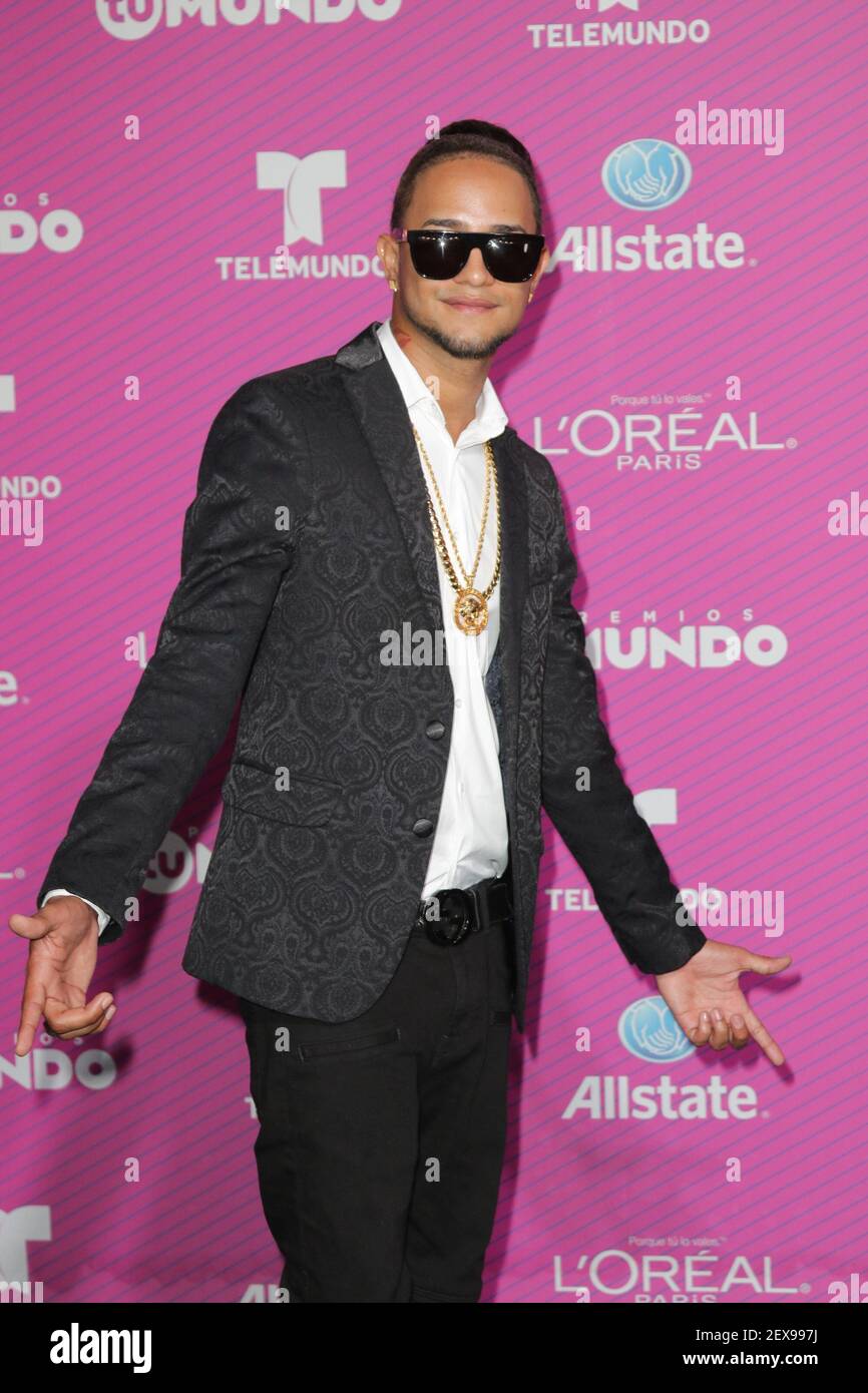 MIAMI,FL-AUGUST 20: Mozart De La Parra arrives at Telemundo's 'Premio ...