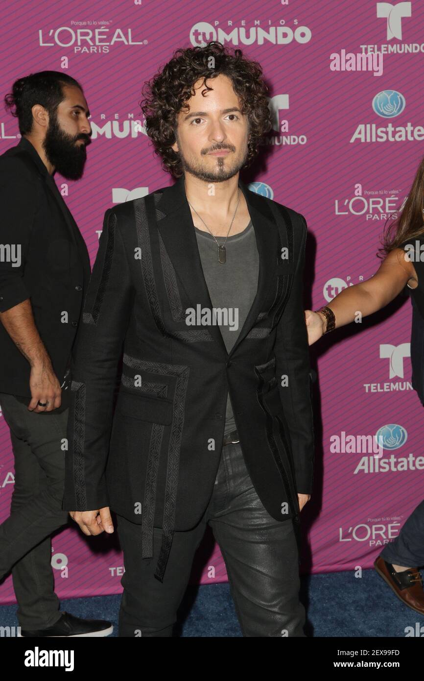 MIAMI,FL-AUGUST 20: Tommy Torres arrives at Telemundo's 'Premio Tu ...