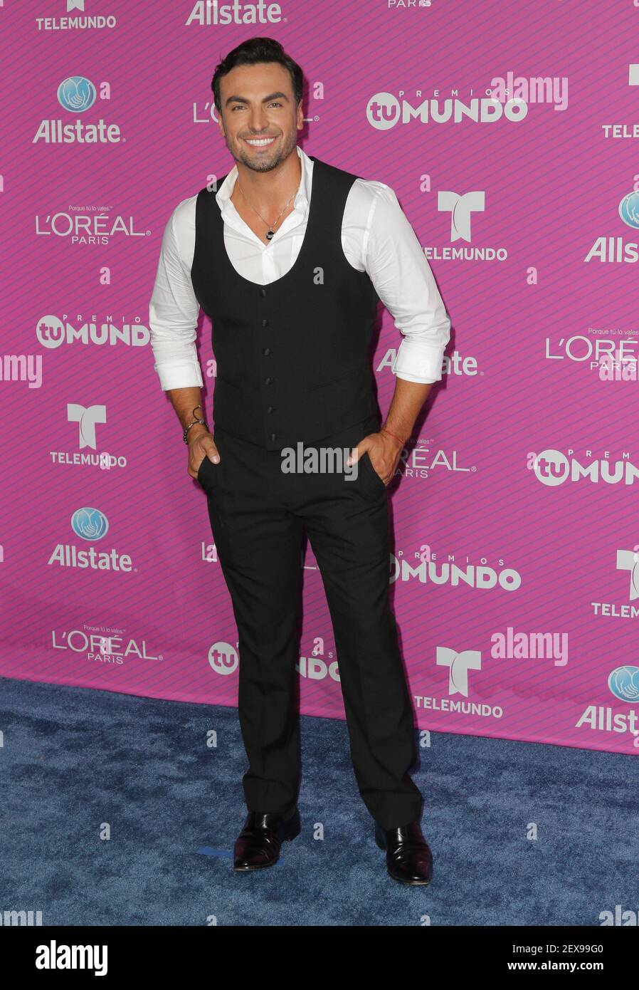 MIAMI,FL-AUGUST 20: Gabriel Valenzuela arrives at Telemundo's 'Premio ...