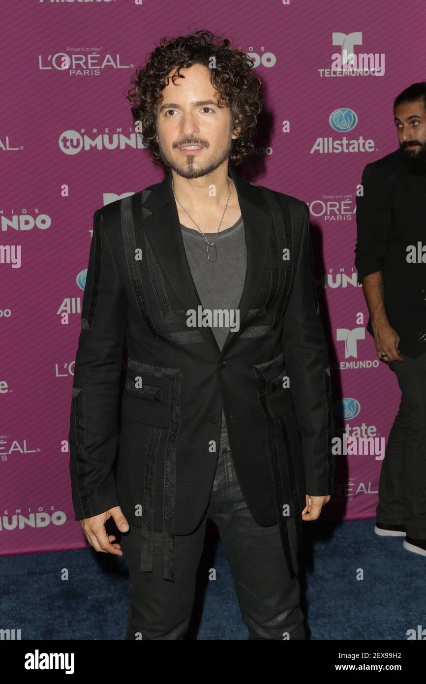 MIAMI,FL-AUGUST 20: Tommy Torres arrives at Telemundo's 'Premio Tu ...