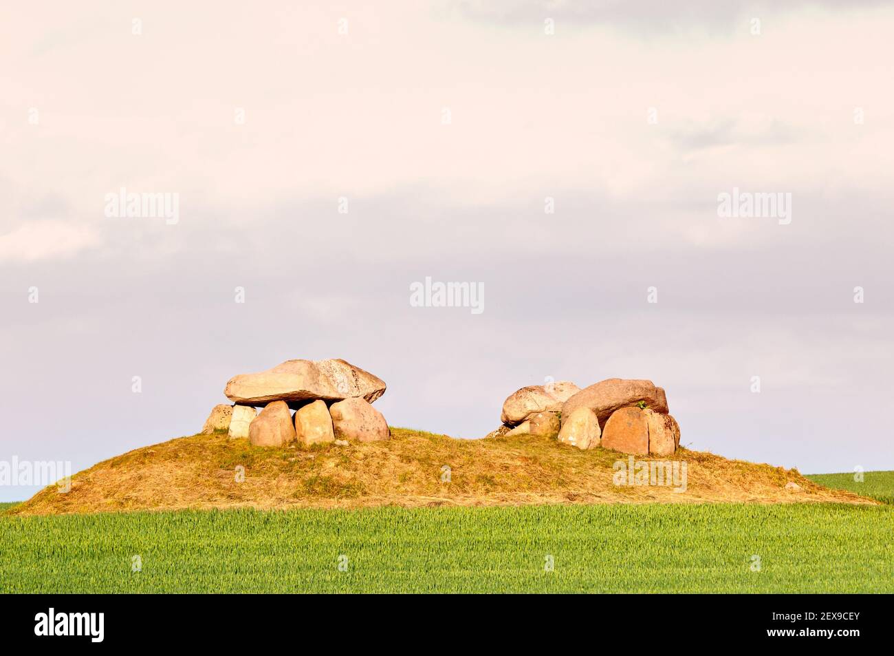 Neolithic stone tombs Stock Photo - Alamy