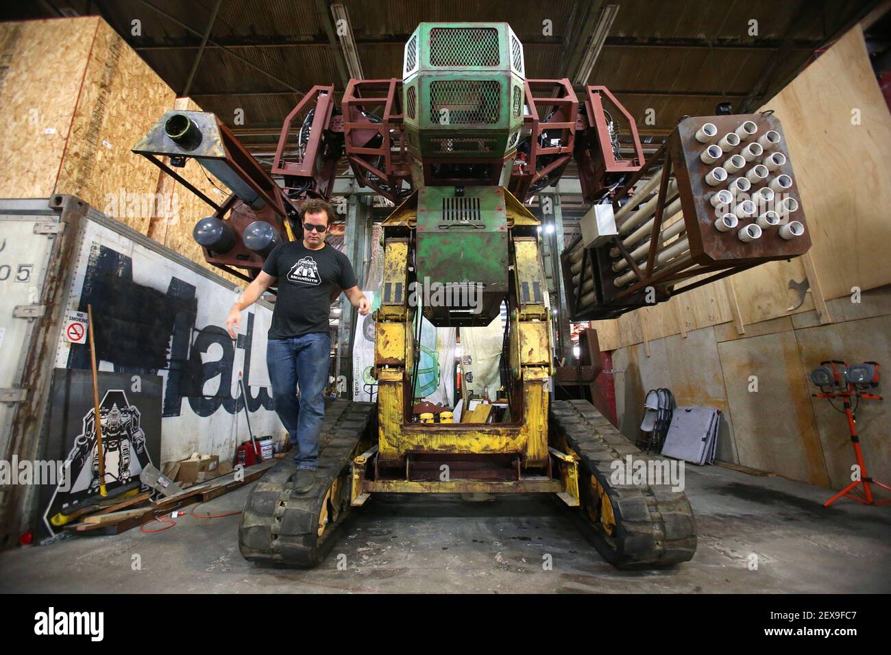 15 feet tall hi-res stock photography and images - Alamy