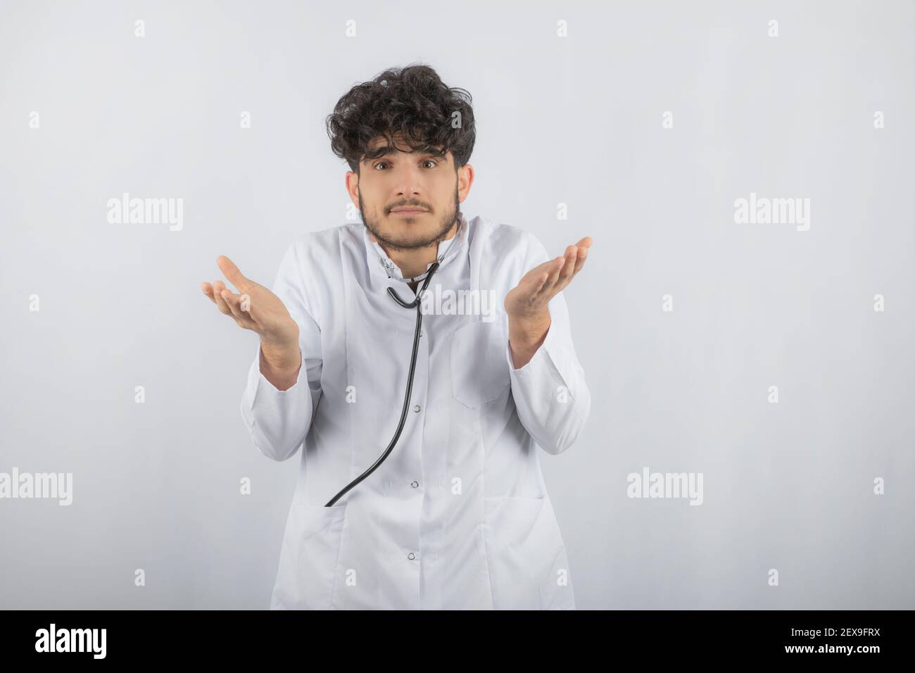 Doctor know all hi-res stock photography and images - Alamy